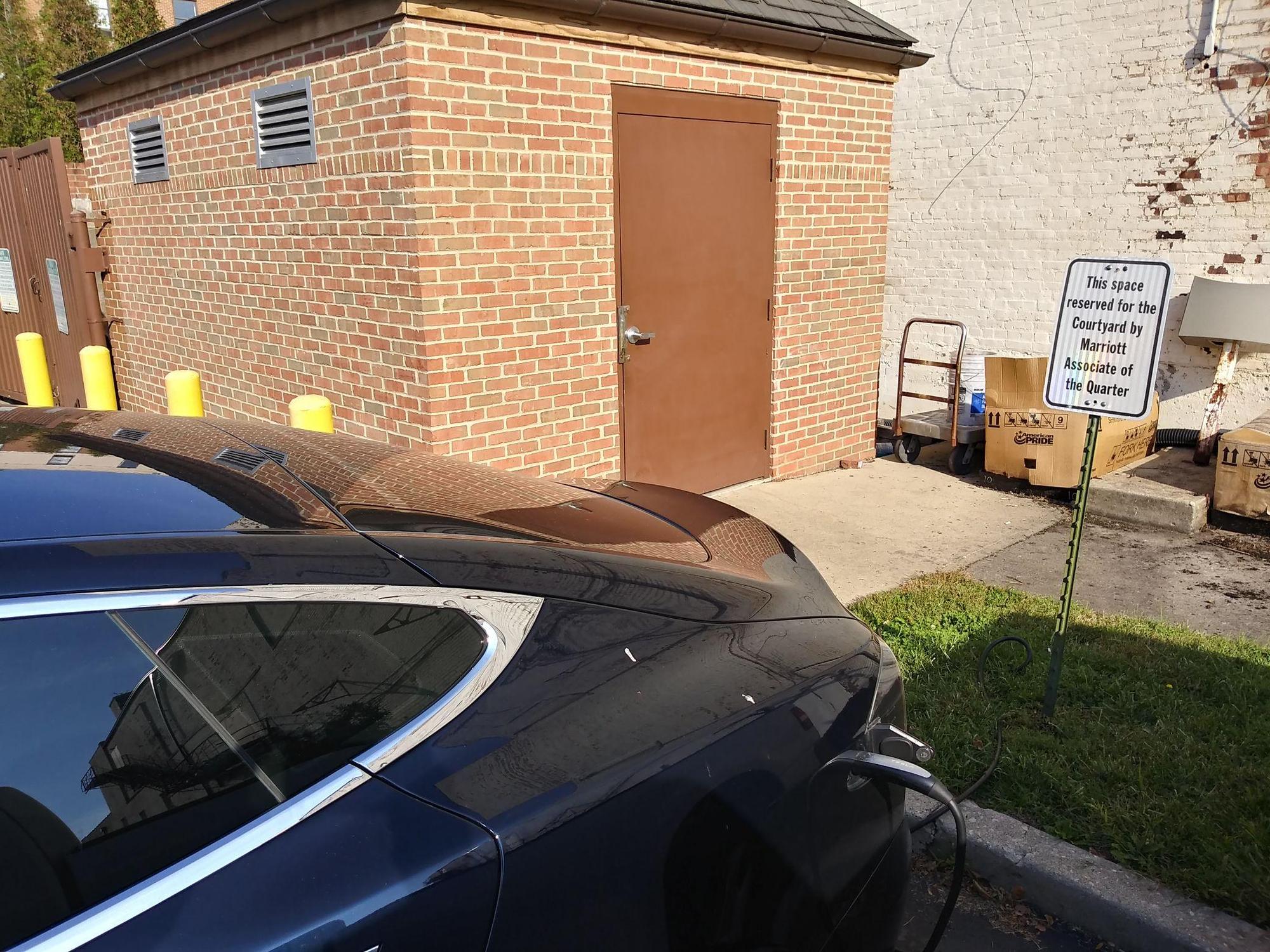 Courtyard by Marriott | Springfield, OH | EV Station