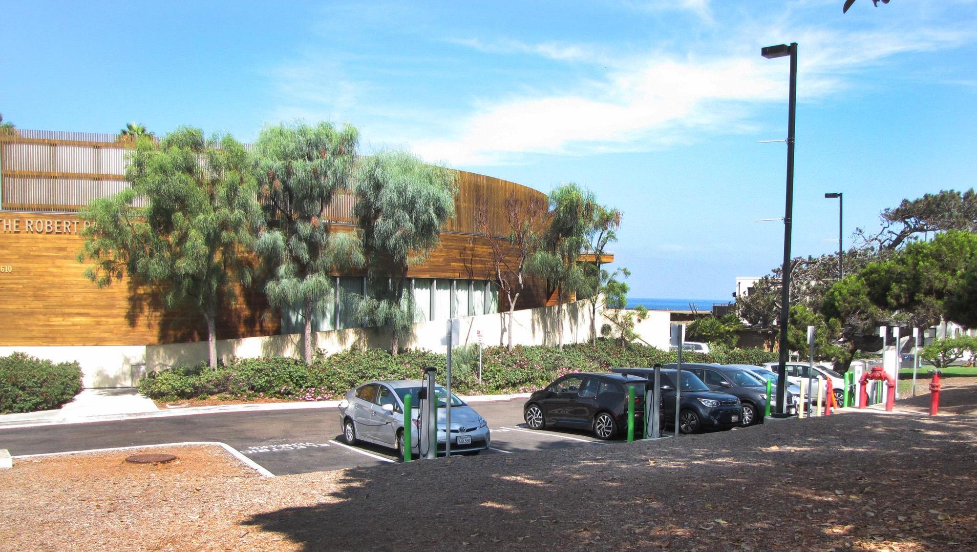 UCSD - Scripps P001 Parking Lot | San Diego, CA | EV Station