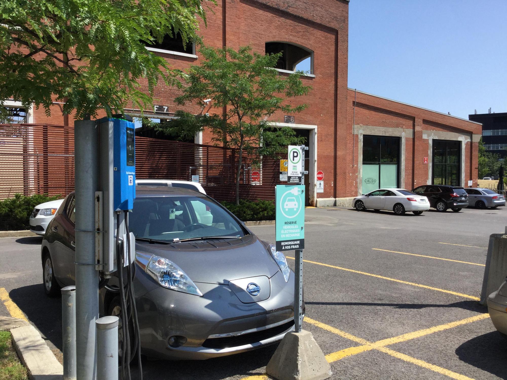 Clinique Médicale Angus | Montréal, QC | EV Station