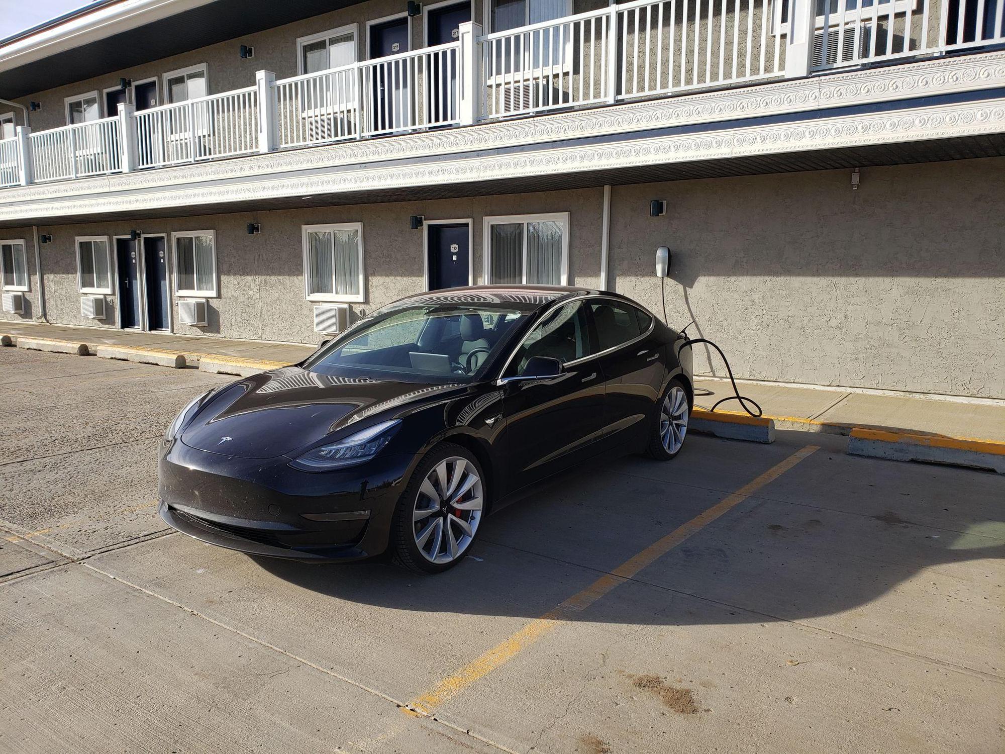 Best Western Plus Mirage Hotel & Resort | High Level, AB | EV Station