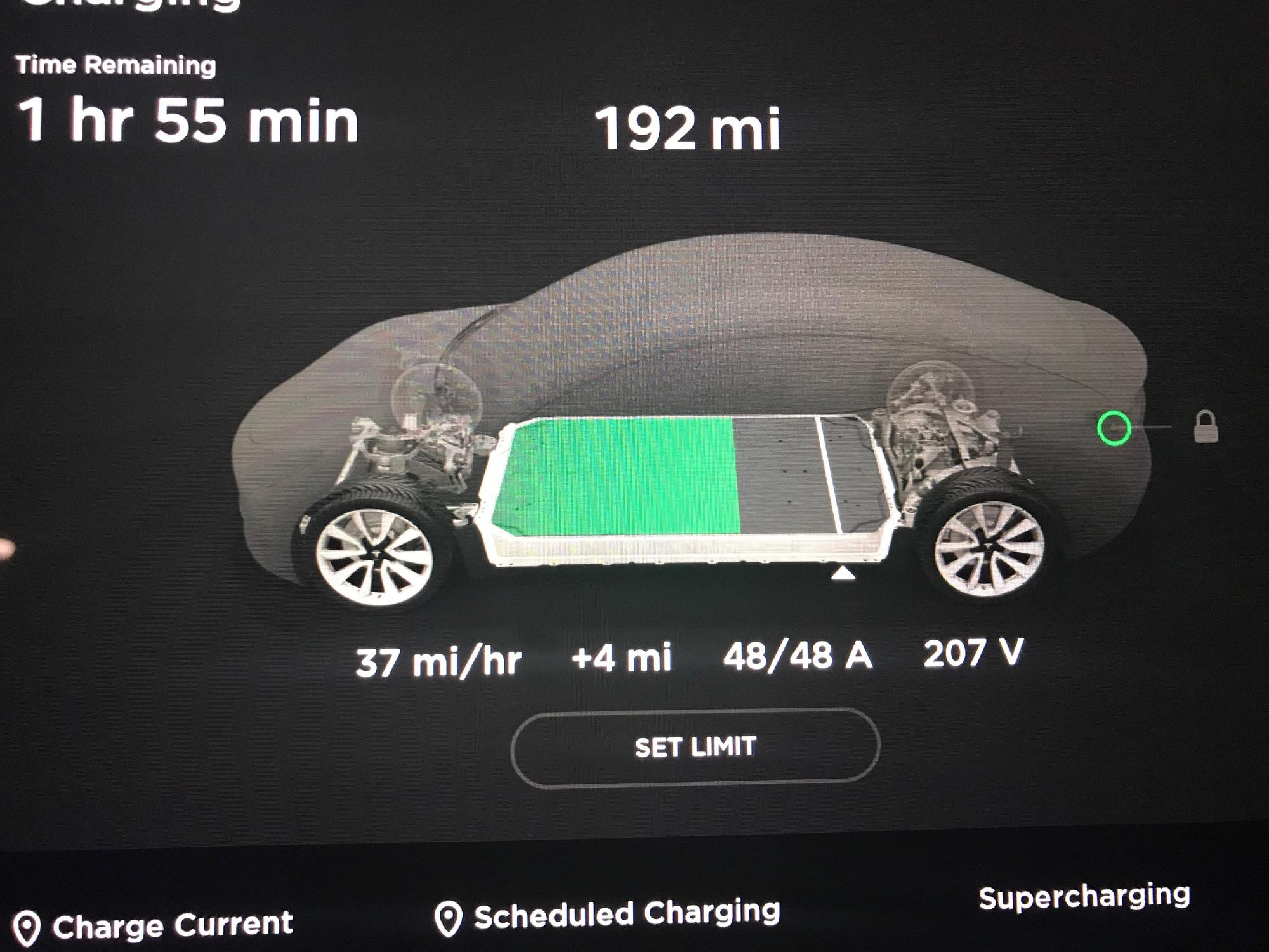 Tesla Showroom - Somerset Collection | Troy, MI | EV Station
