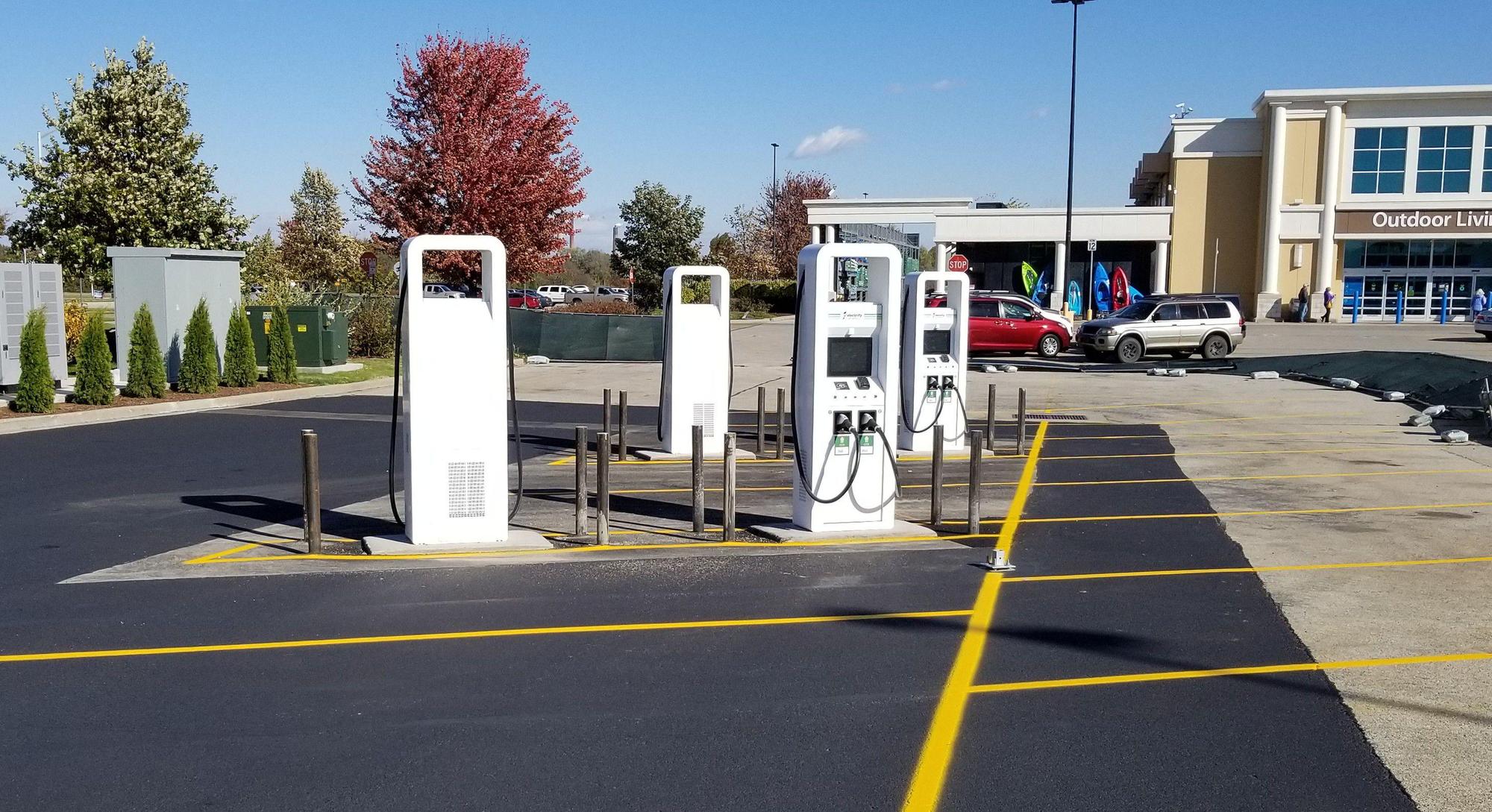 Walmart Supercenter Springfield | Springfield, IL | EV Station