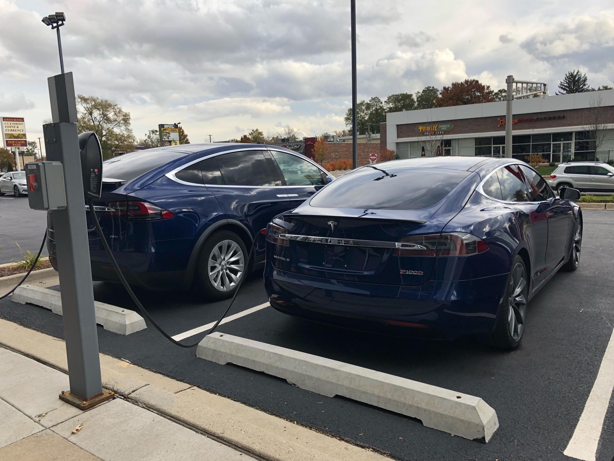 Tesla Service | Westmont, IL | EV Station
