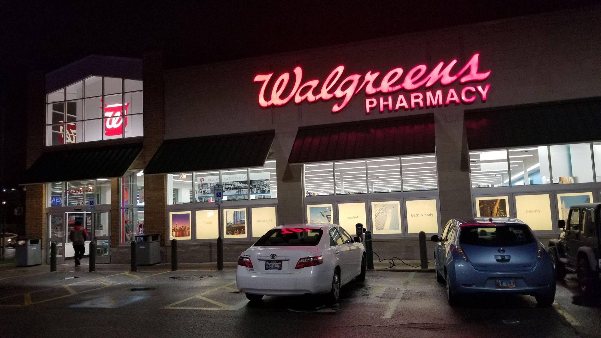 Walgreens | Chicago, IL | EV Station