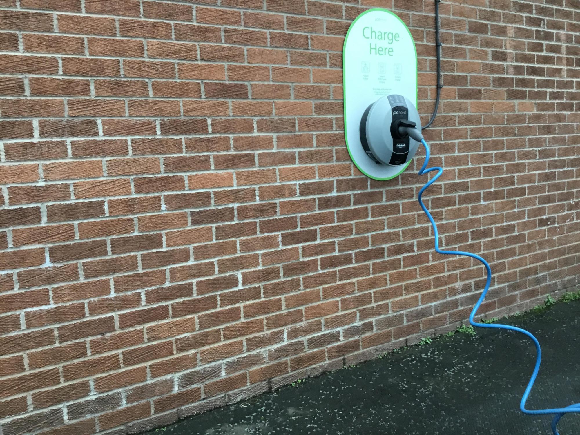 Boulder Hut Climbing Wall | Ellesmere Port, England | EV Station