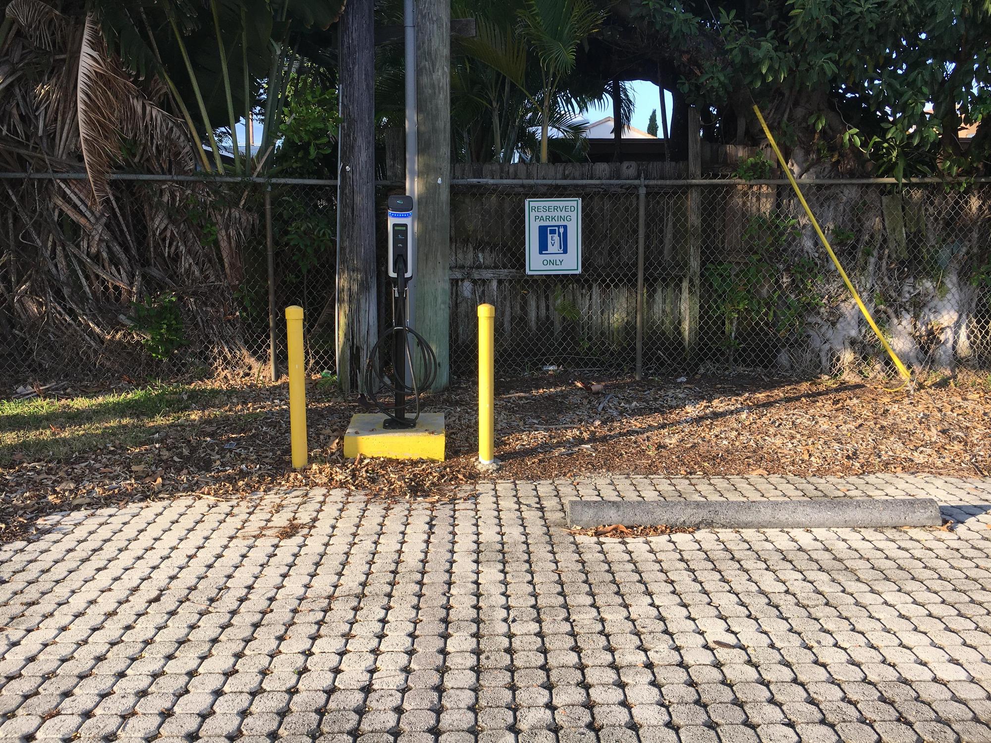 Mickel Park | Wilton Manors, FL | EV Station