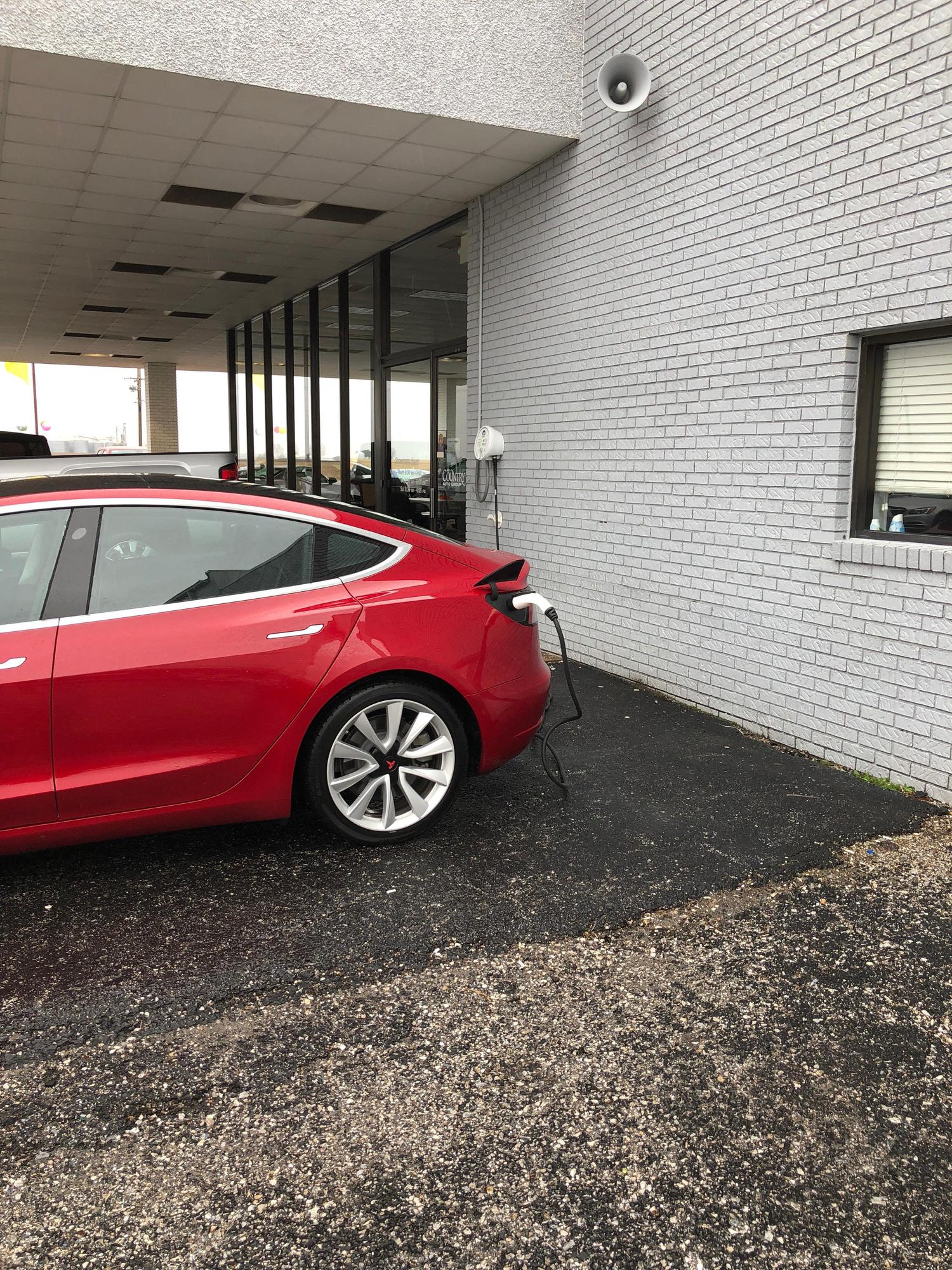 Kunes Country Auto Group | Macomb, IL | EV Station