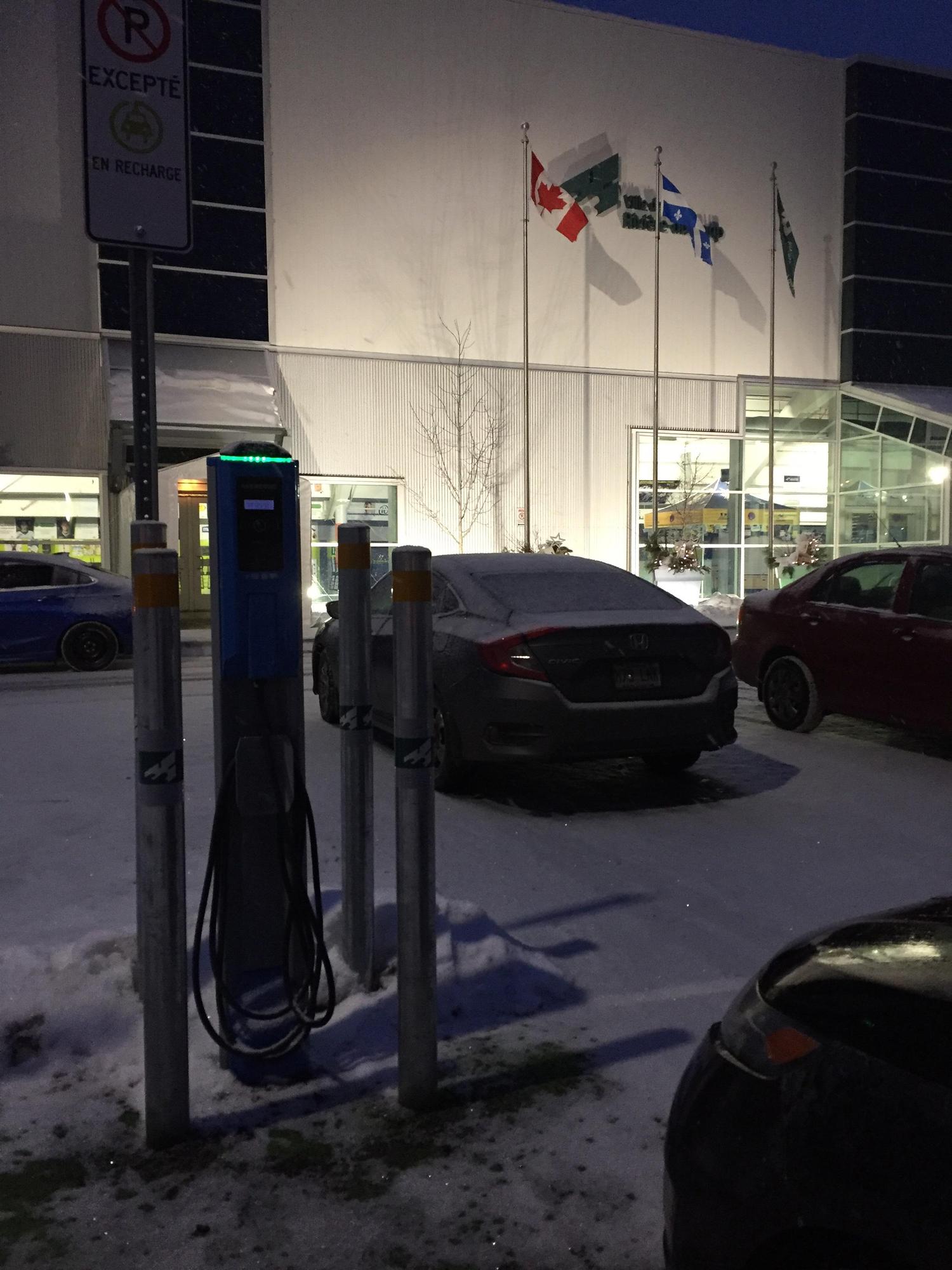 Centre Premier Tech | Rivière-du-Loup, QC | EV Station
