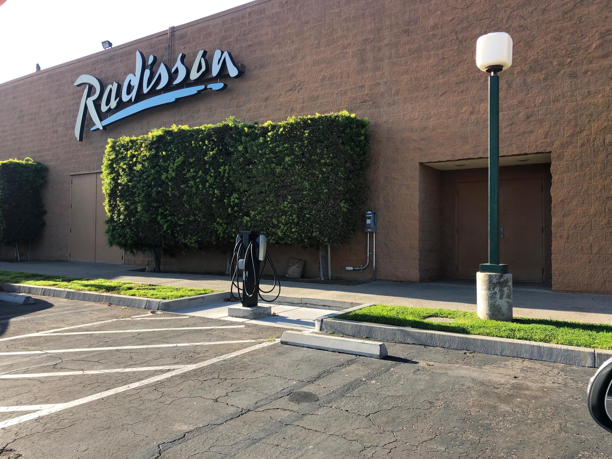 Radisson Hotel Santa Maria | Santa Maria, CA | EV Station