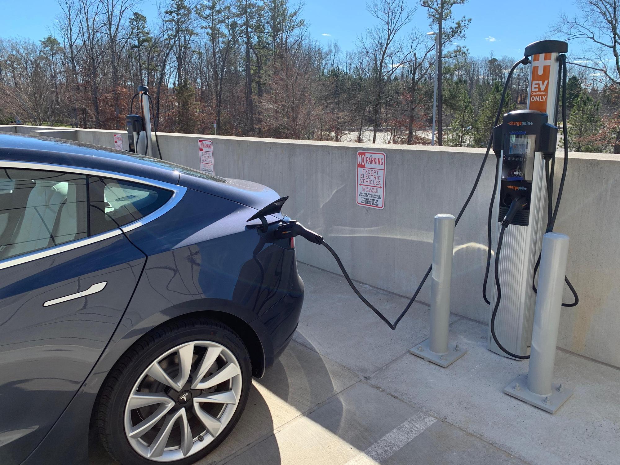 MetLife - Met 1 Parking | Cary, NC | EV Station