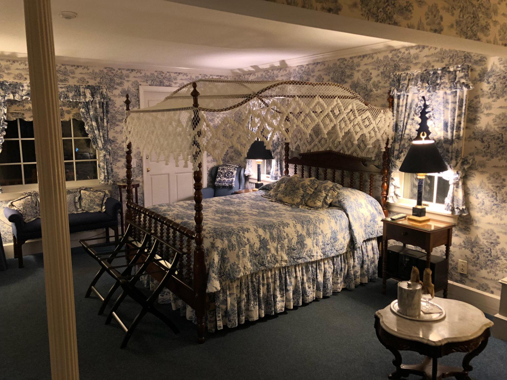 Asa Ransom House Inn & Restaurant | Clarence, NY | EV Station