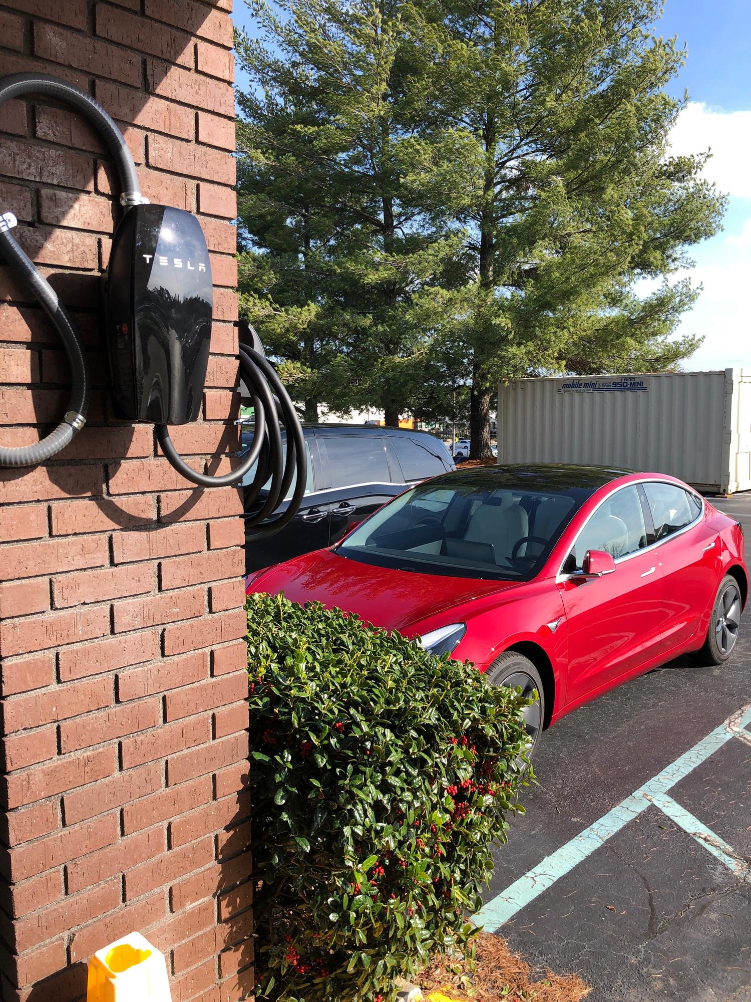 Days Inn Seneca | Seneca, SC | EV Station