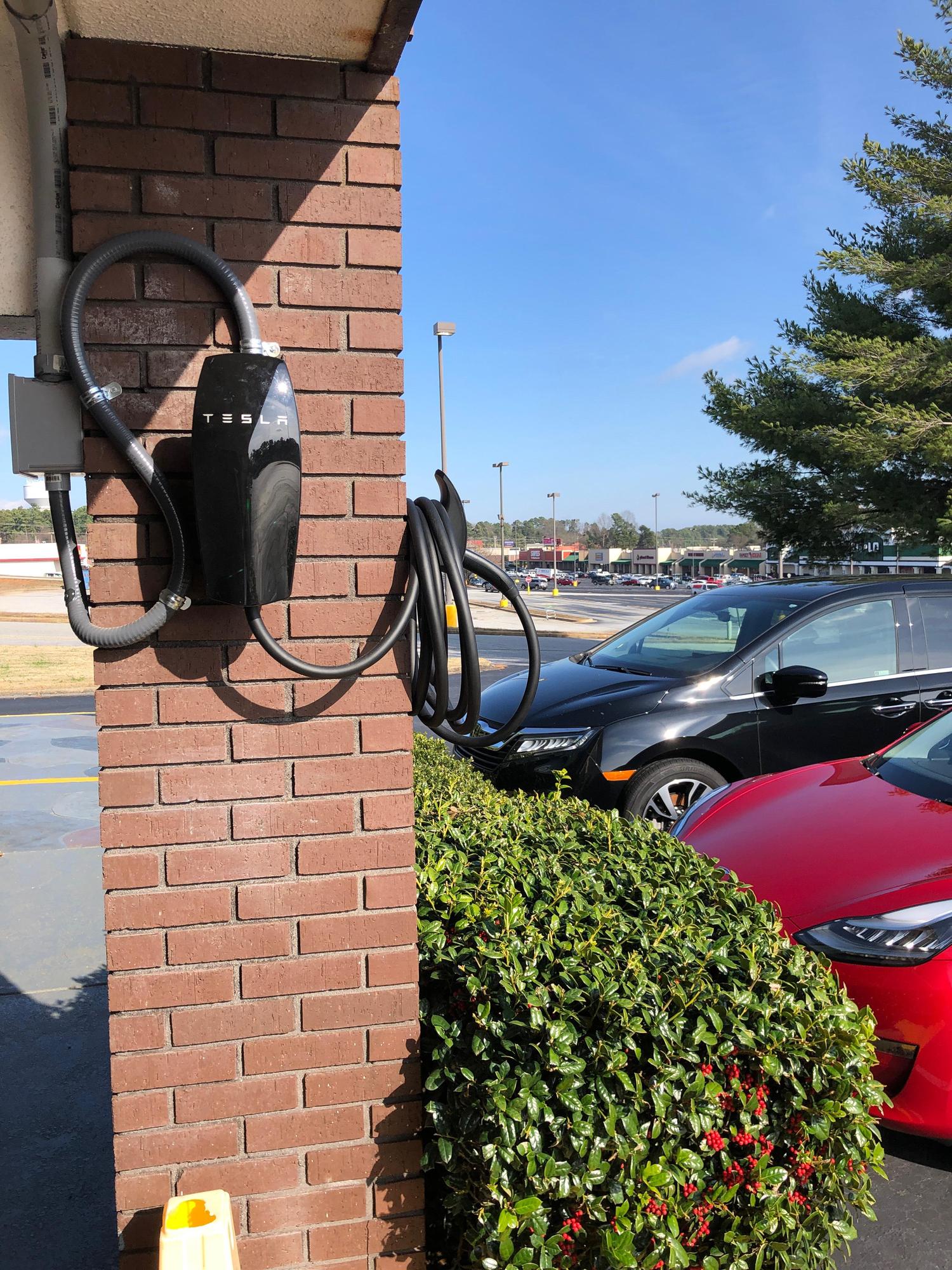 Days Inn Seneca | Seneca, SC | EV Station