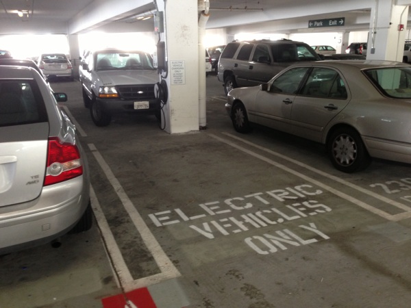 UCSD - Pangea Parking Structure | San Diego, CA | EV Station
