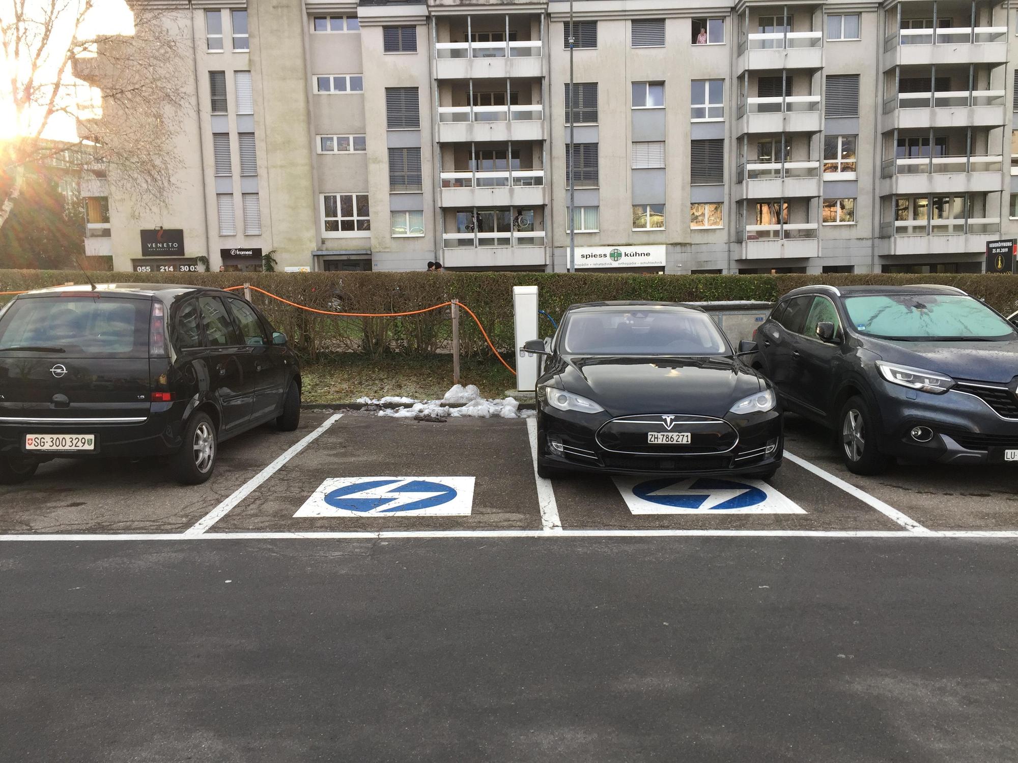 Teuchelweiherwies Parkplatz | Rapperswil-Jona, SG | EV Station
