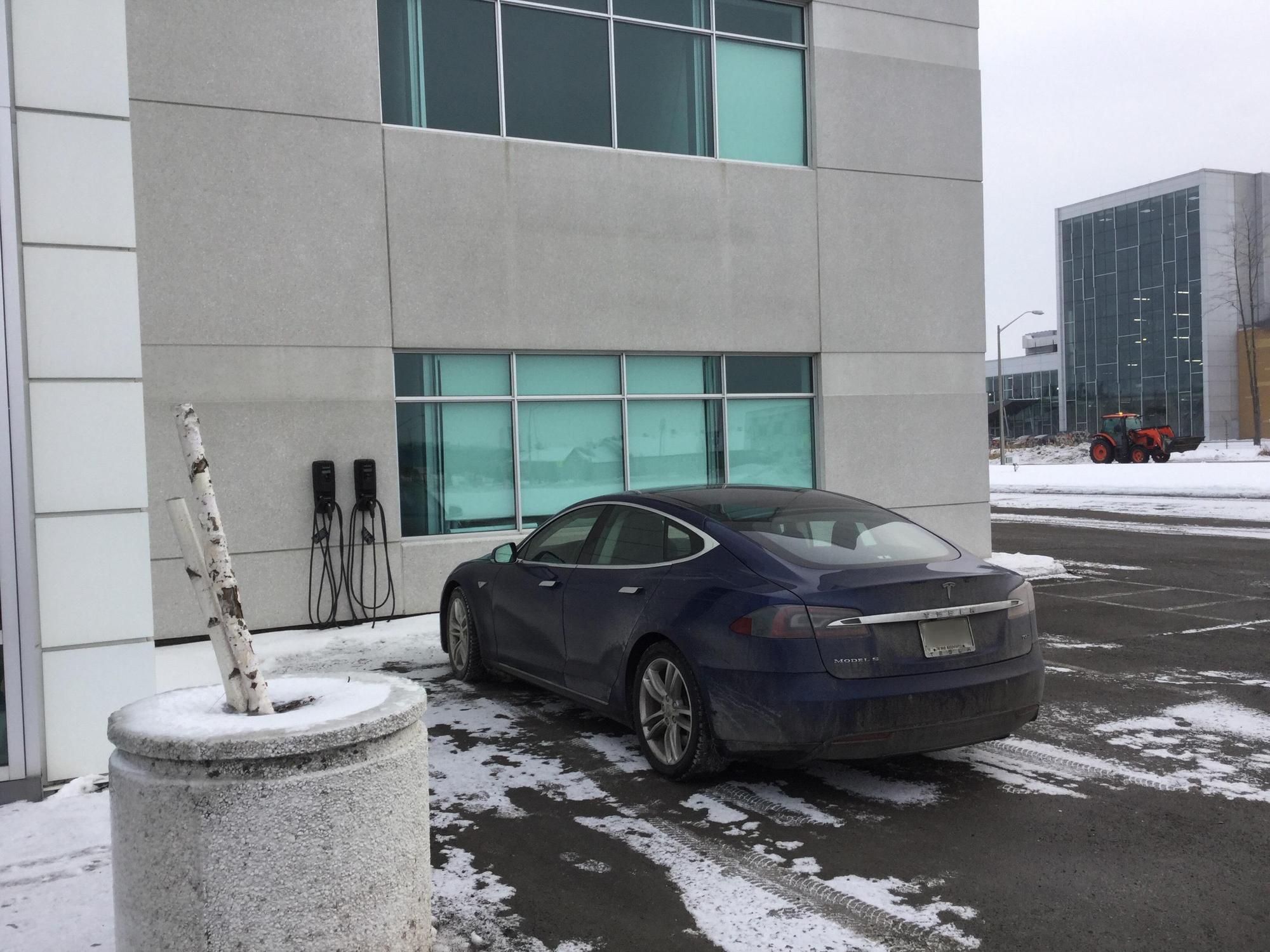 Micro Thermo Technologies Parker Hannifin Canada | Mirabel, QC | EV Station