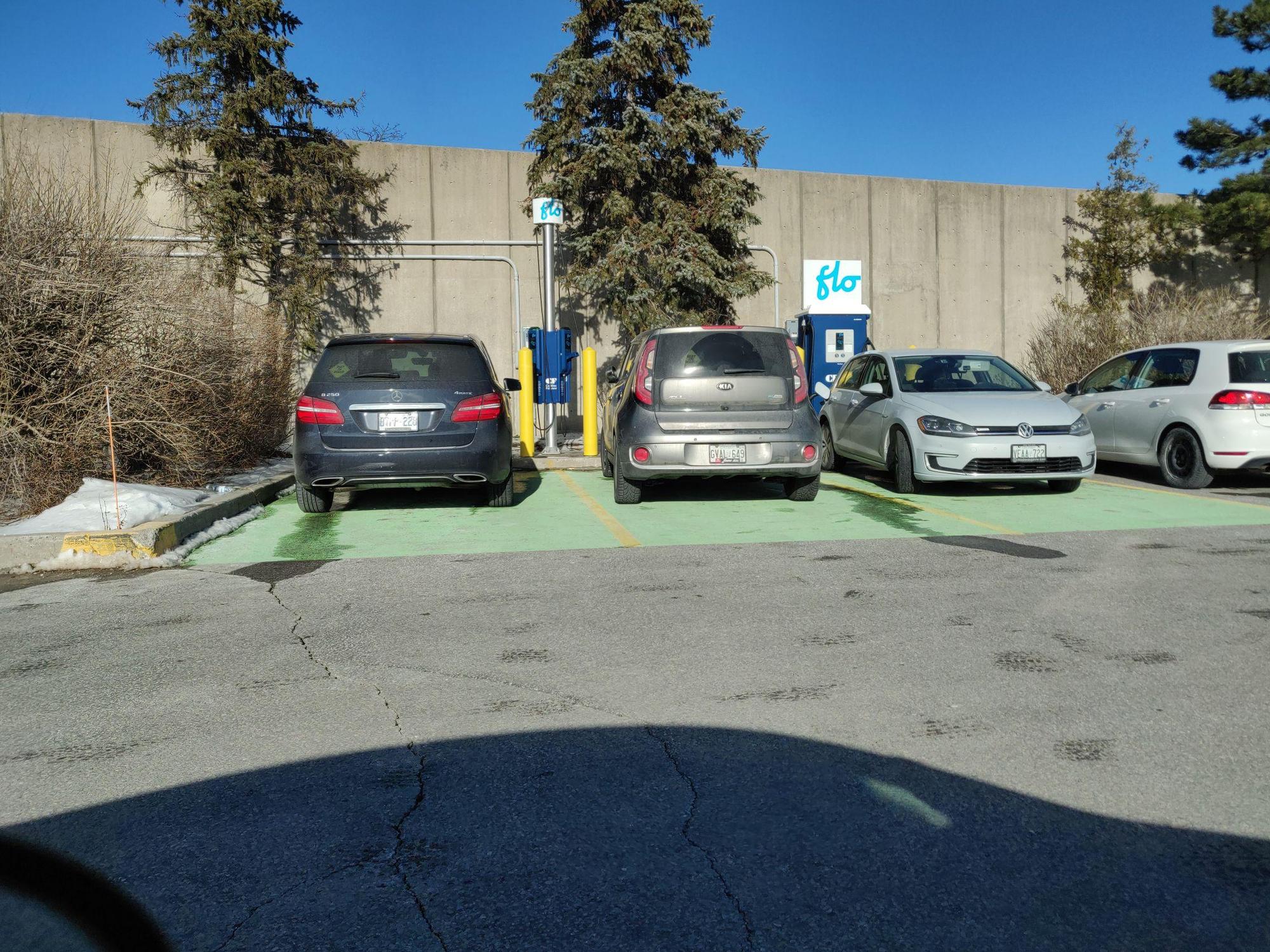 CF Markville Mall (1) | Markham, ON | EV Station