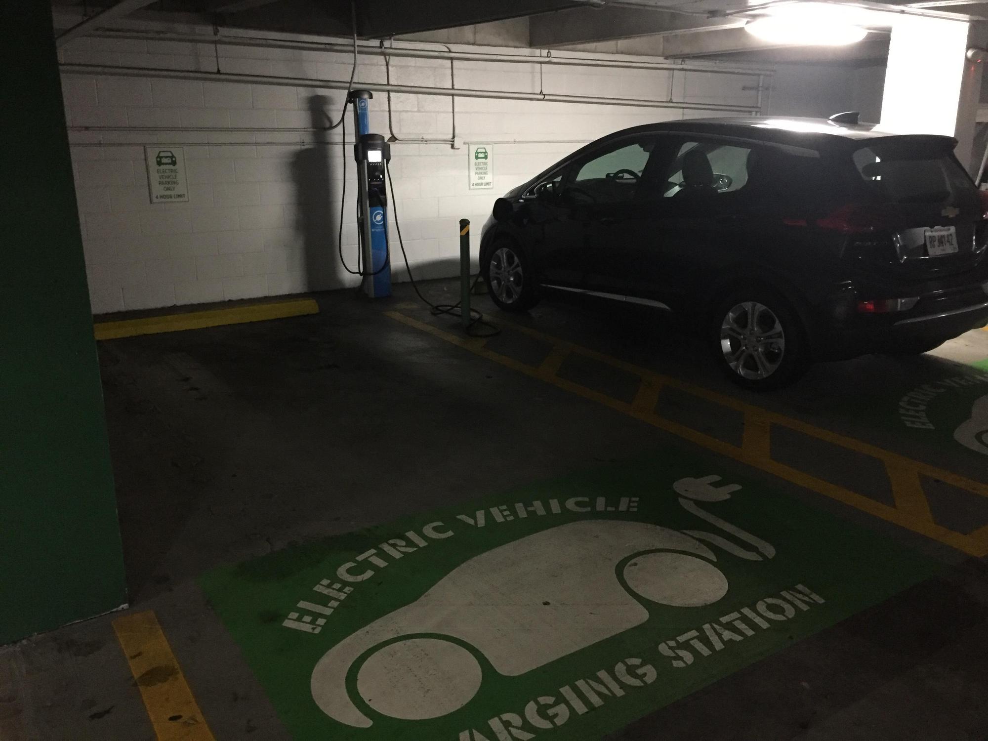 Monarch Center | Atlanta, GA | EV Station