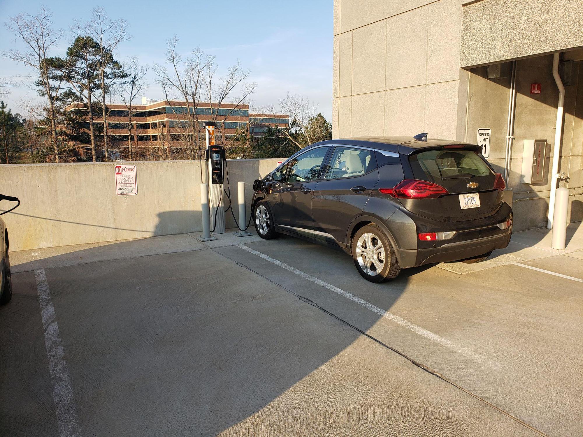 MetLife - Met 1 Parking | Cary, NC | EV Station