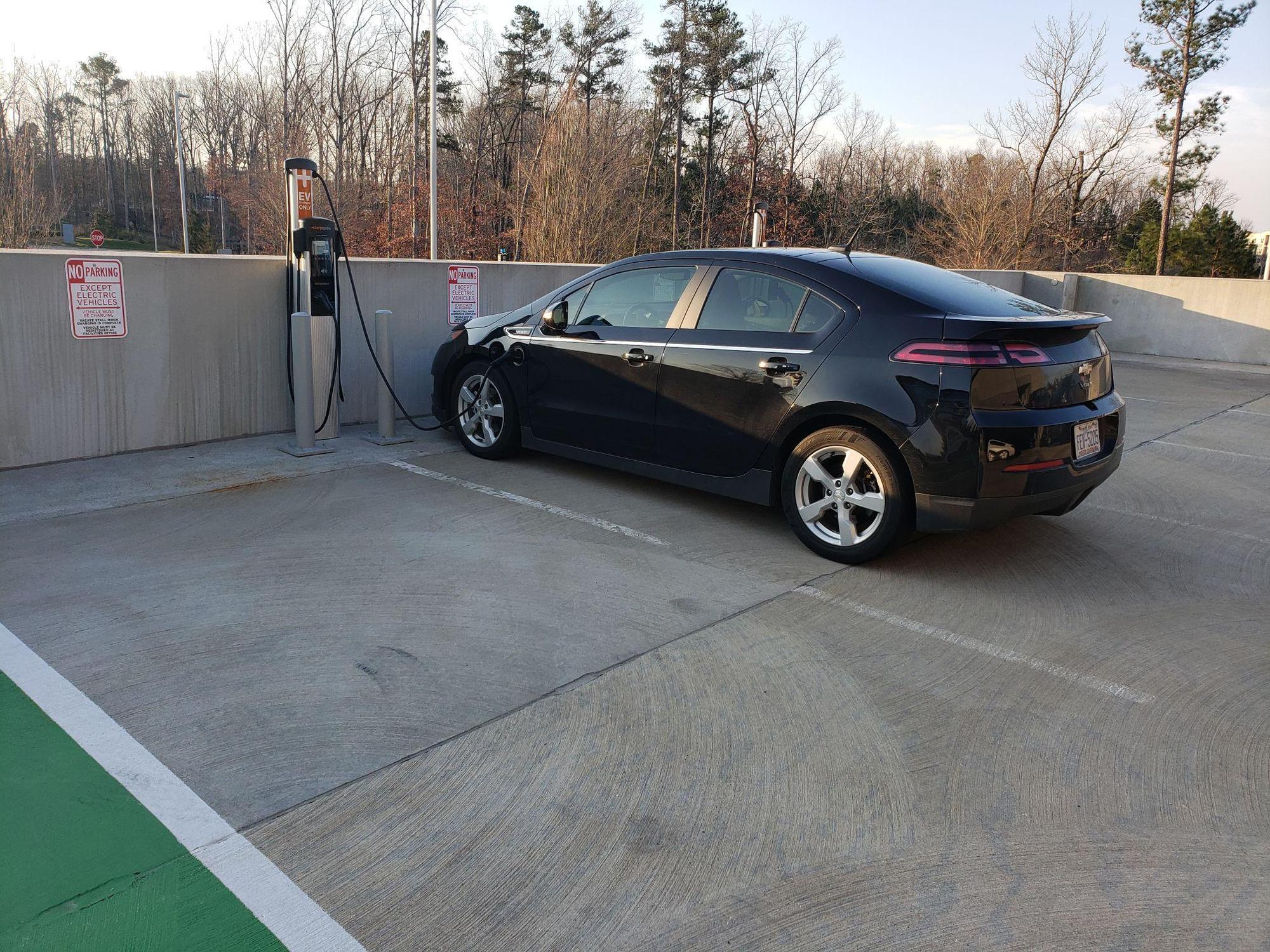 MetLife - Met 1 Parking | Cary, NC | EV Station