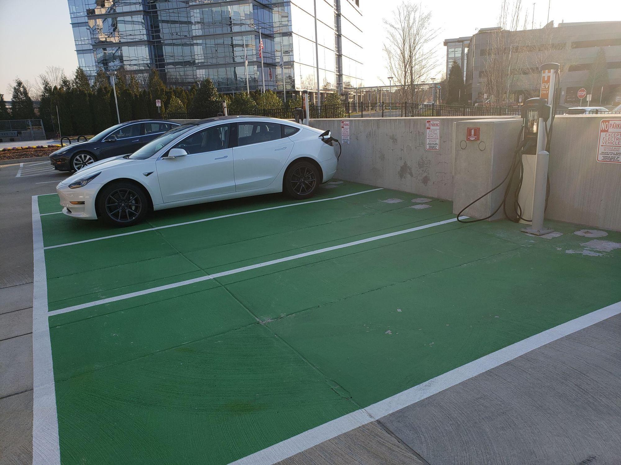 MetLife - Met 1 Parking | Cary, NC | EV Station