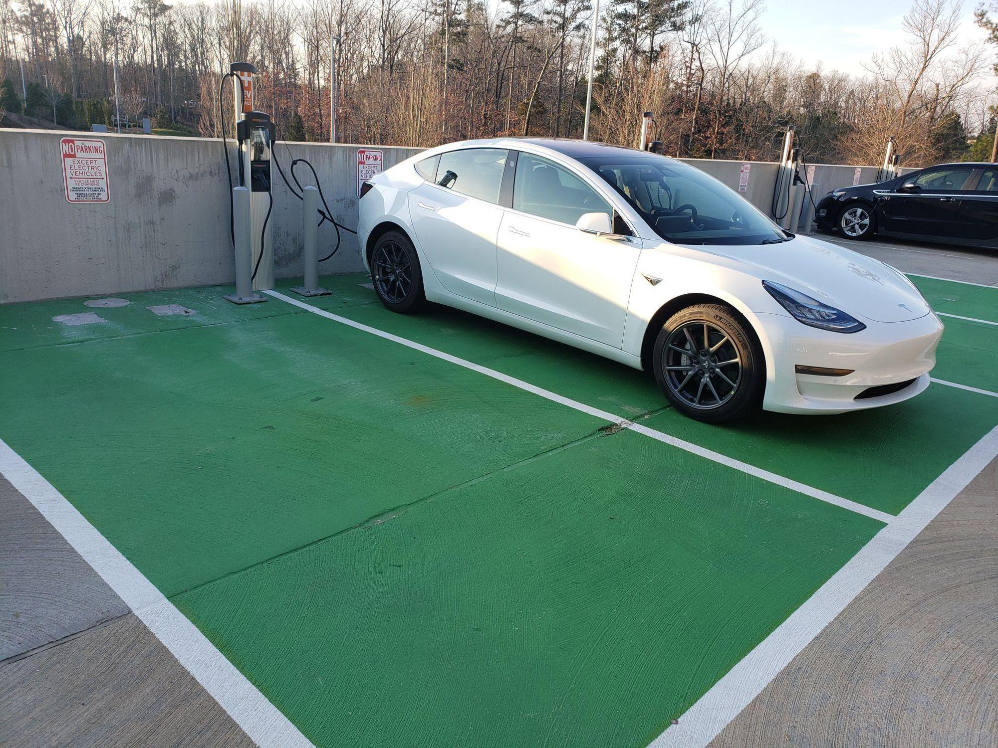 MetLife - Met 1 Parking | Cary, NC | EV Station