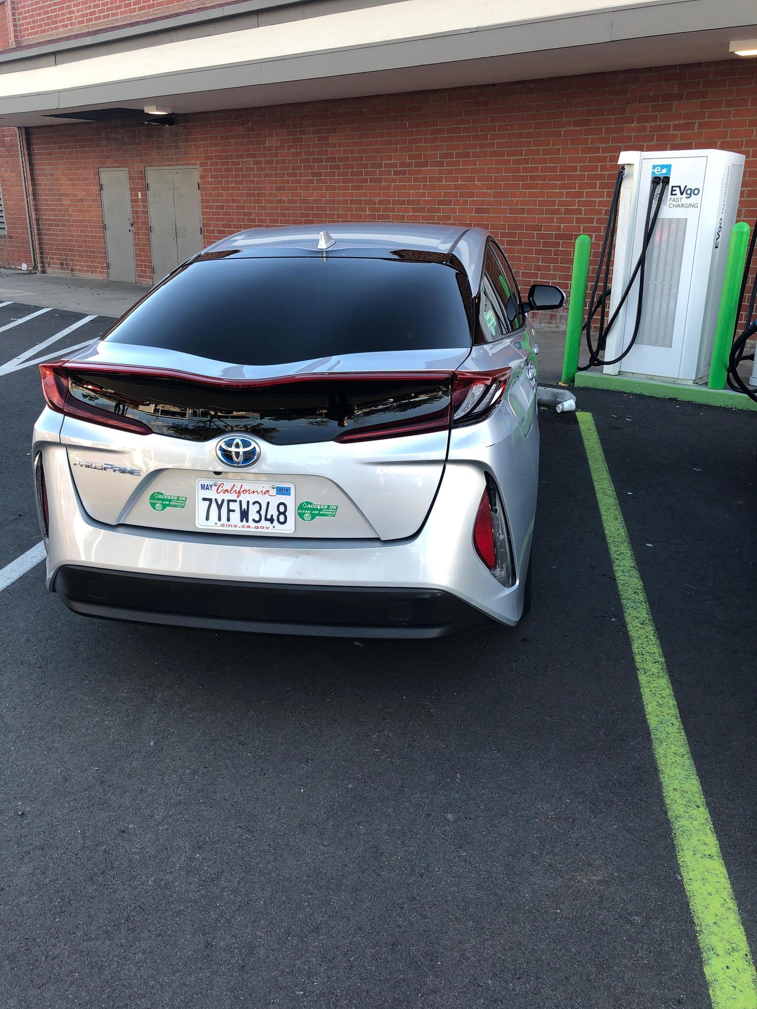 Larwin Square | Tustin, CA | EV Station