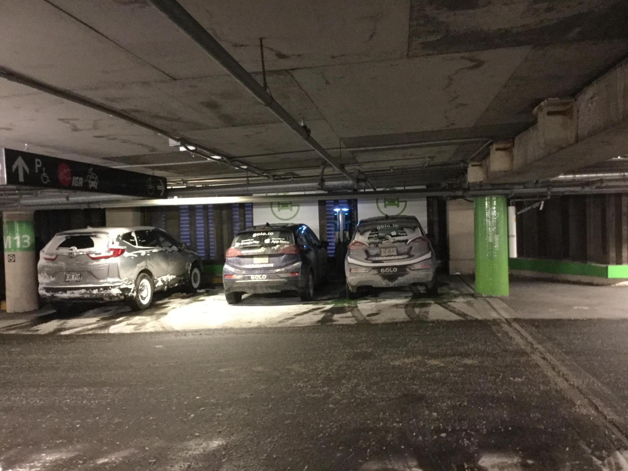 Parking Alexis Nihon | Westmount, QC | EV Station