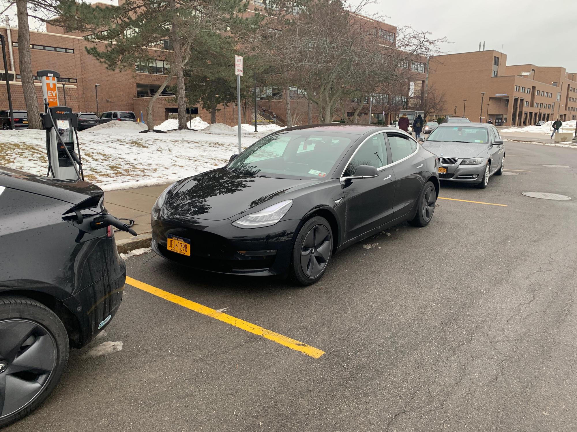 University at Buffalo - North Campus Bonner Hall | Buffalo, NY | EV Station