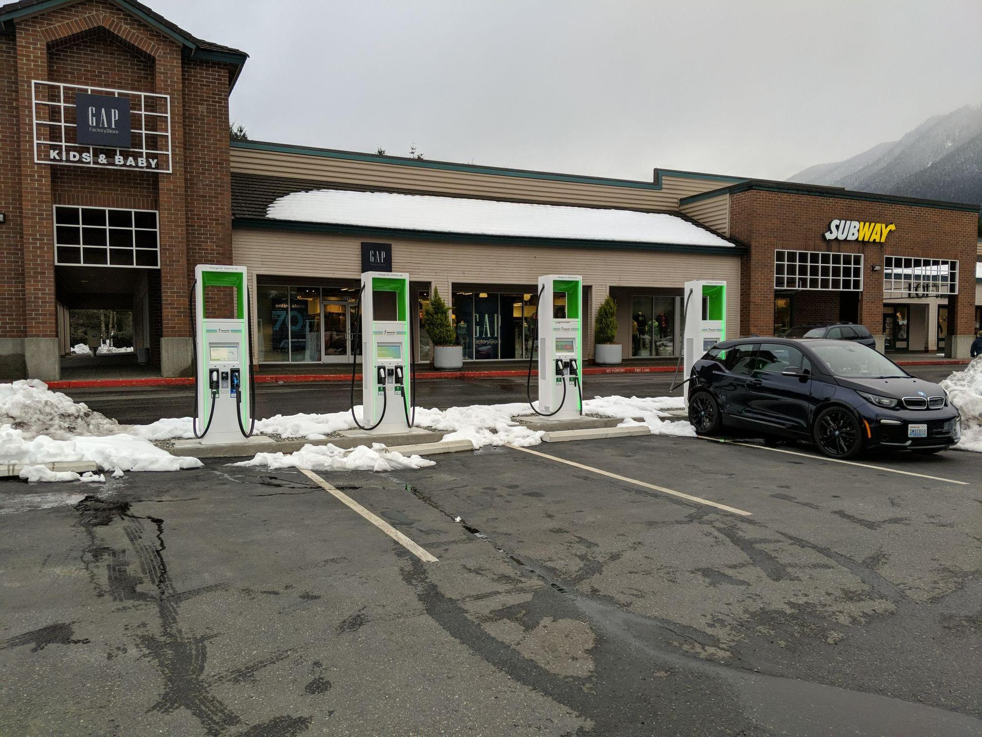 North Bend Premium Outlets - West | North Bend, WA | EV Station