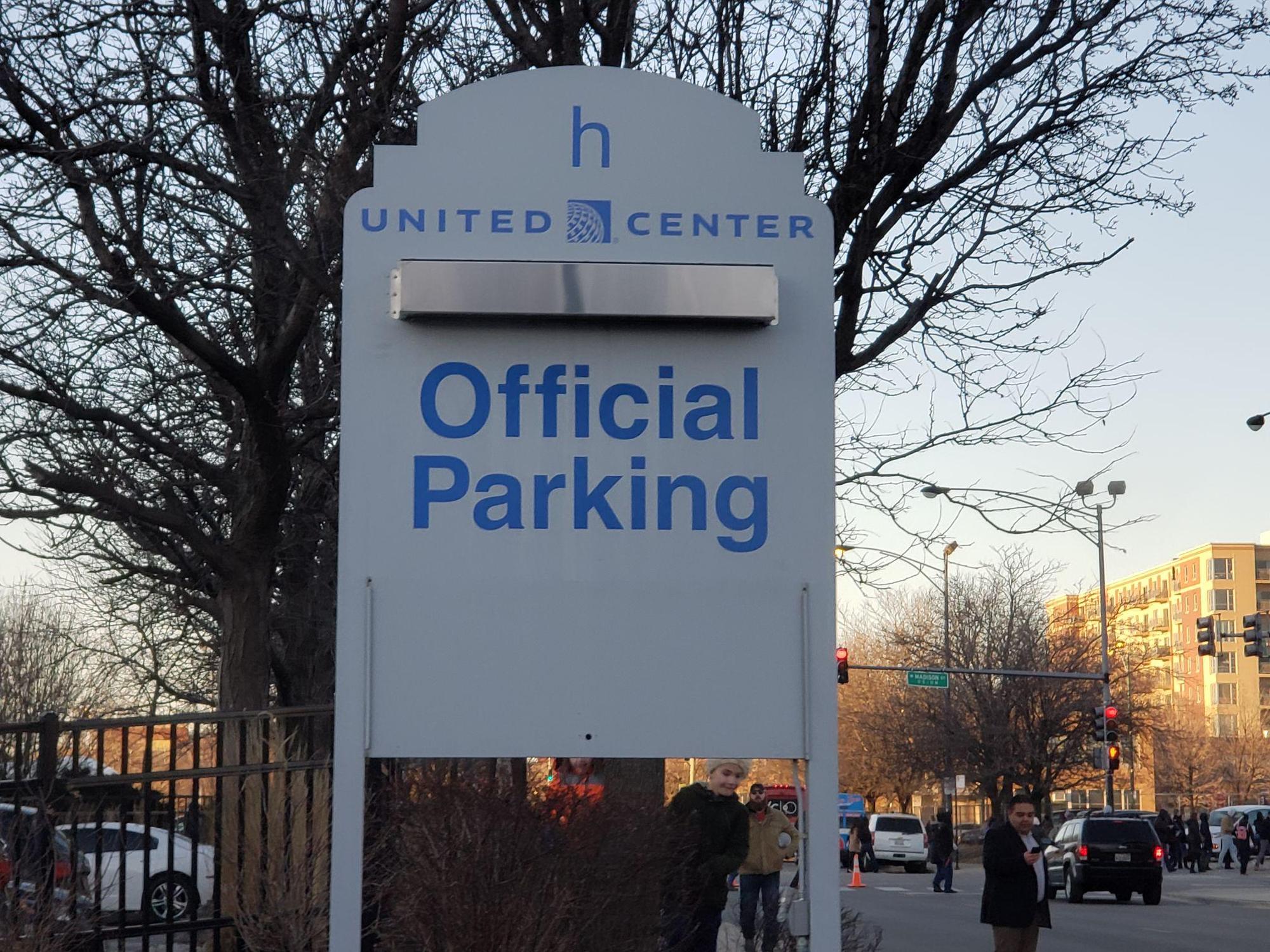 United Center - Lot H | Chicago, IL | EV Station