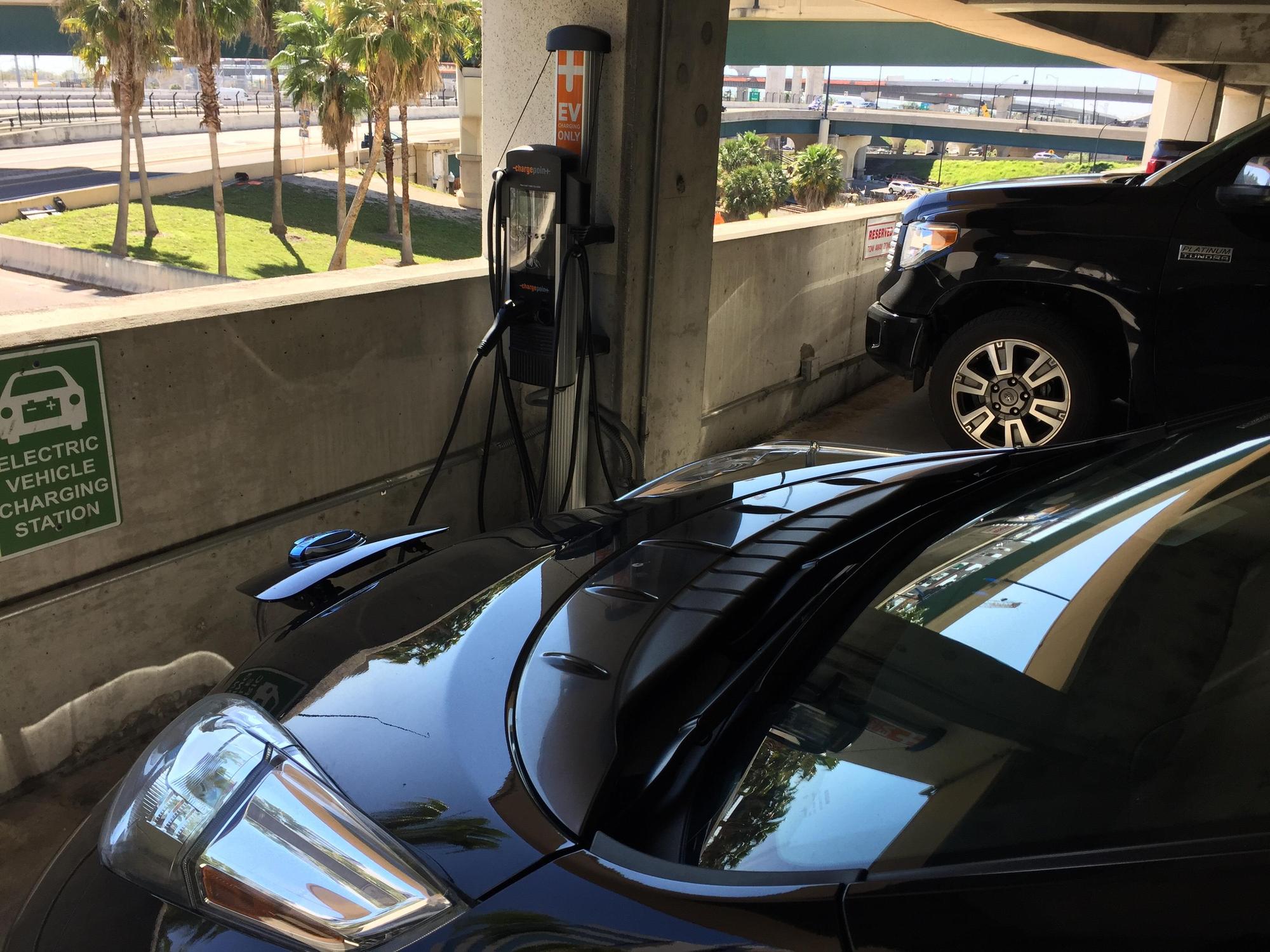 City Commons Parking Garage | Orlando, FL | EV Station