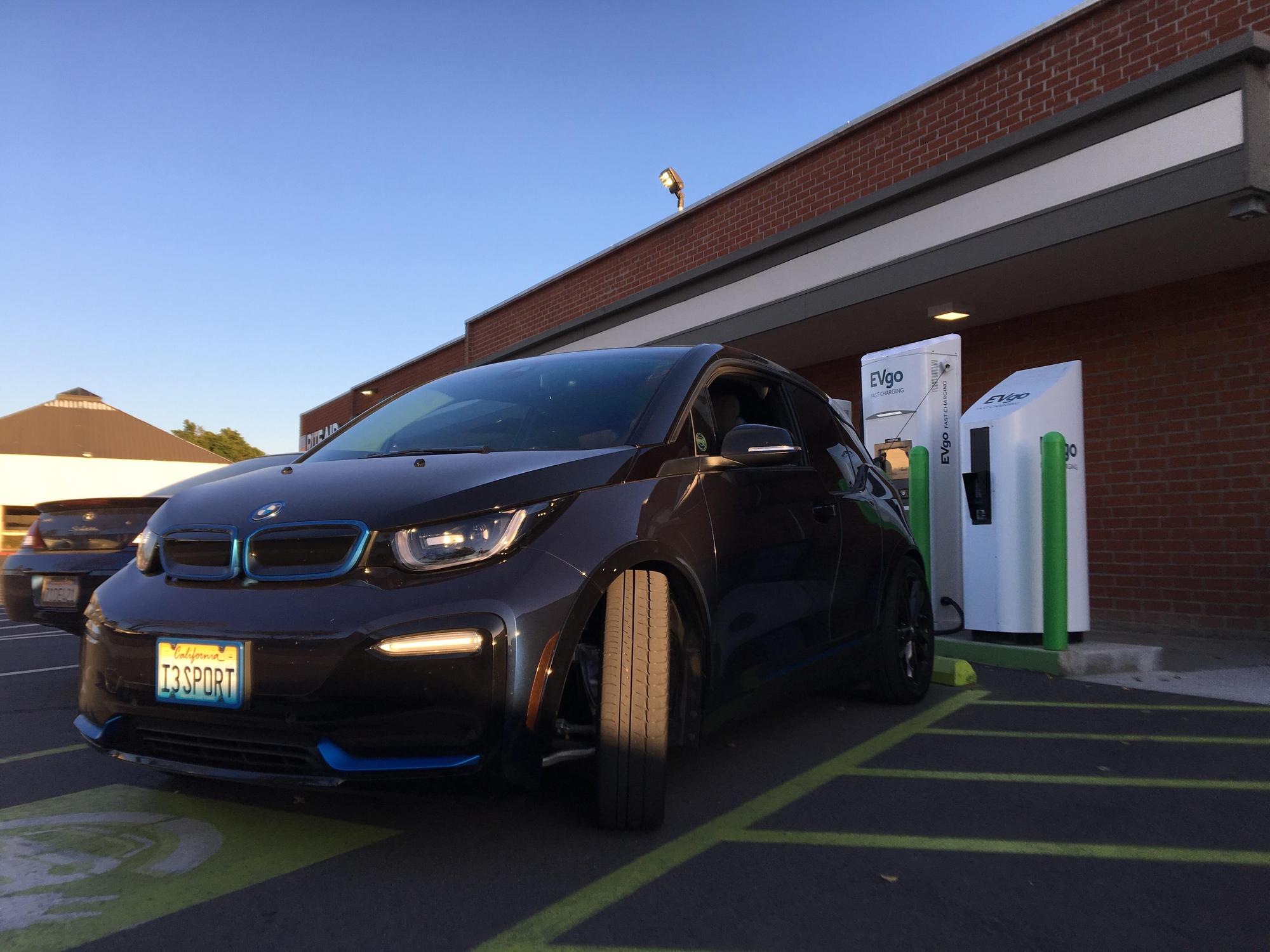 Larwin Square | Tustin, CA | EV Station