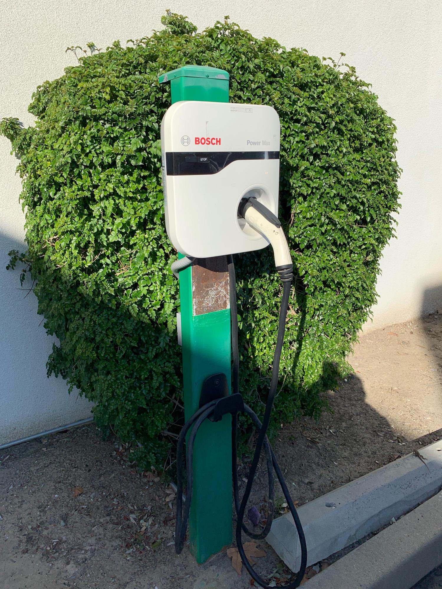 Parkway GMC Buick Cadillac | Santa Clarita, CA | EV Station