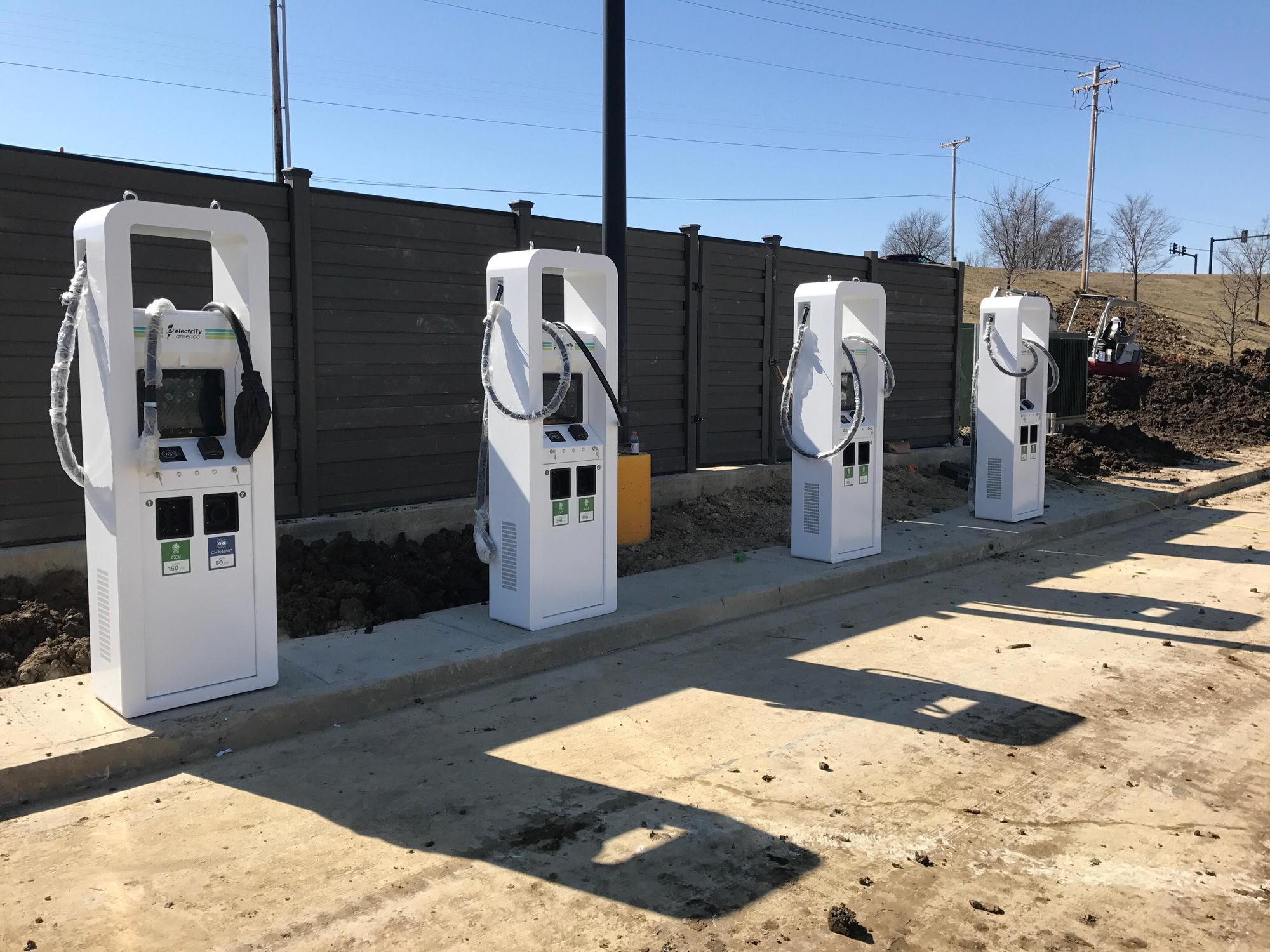 Walmart Supercenter | Boonville, MO | EV Station