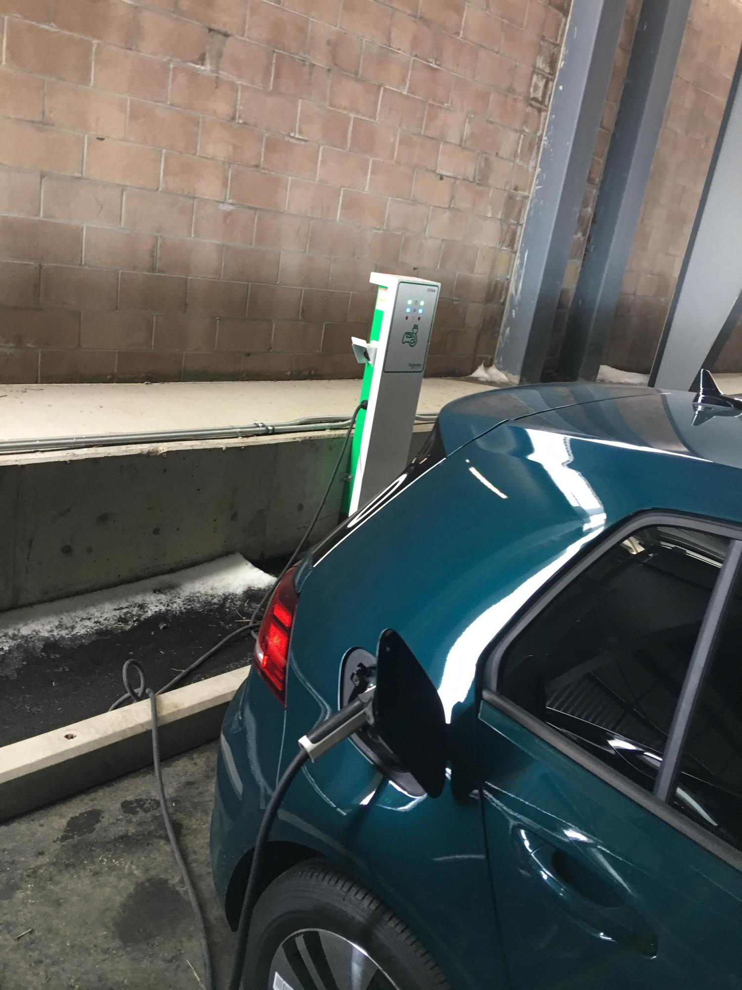 Denver International Airport - ParkDIA | Aurora, CO | EV Station