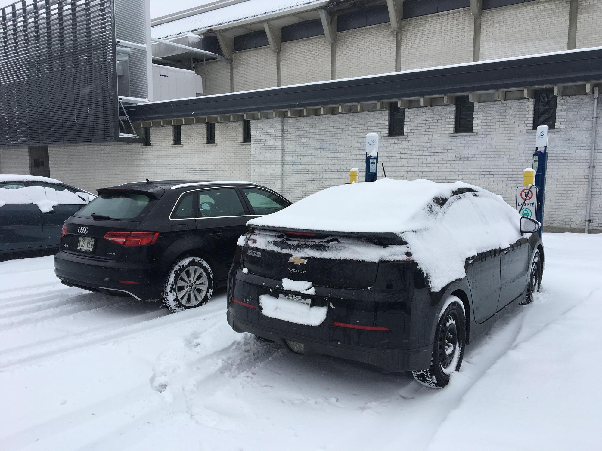Aréna St Donat | Montréal, QC | EV Station