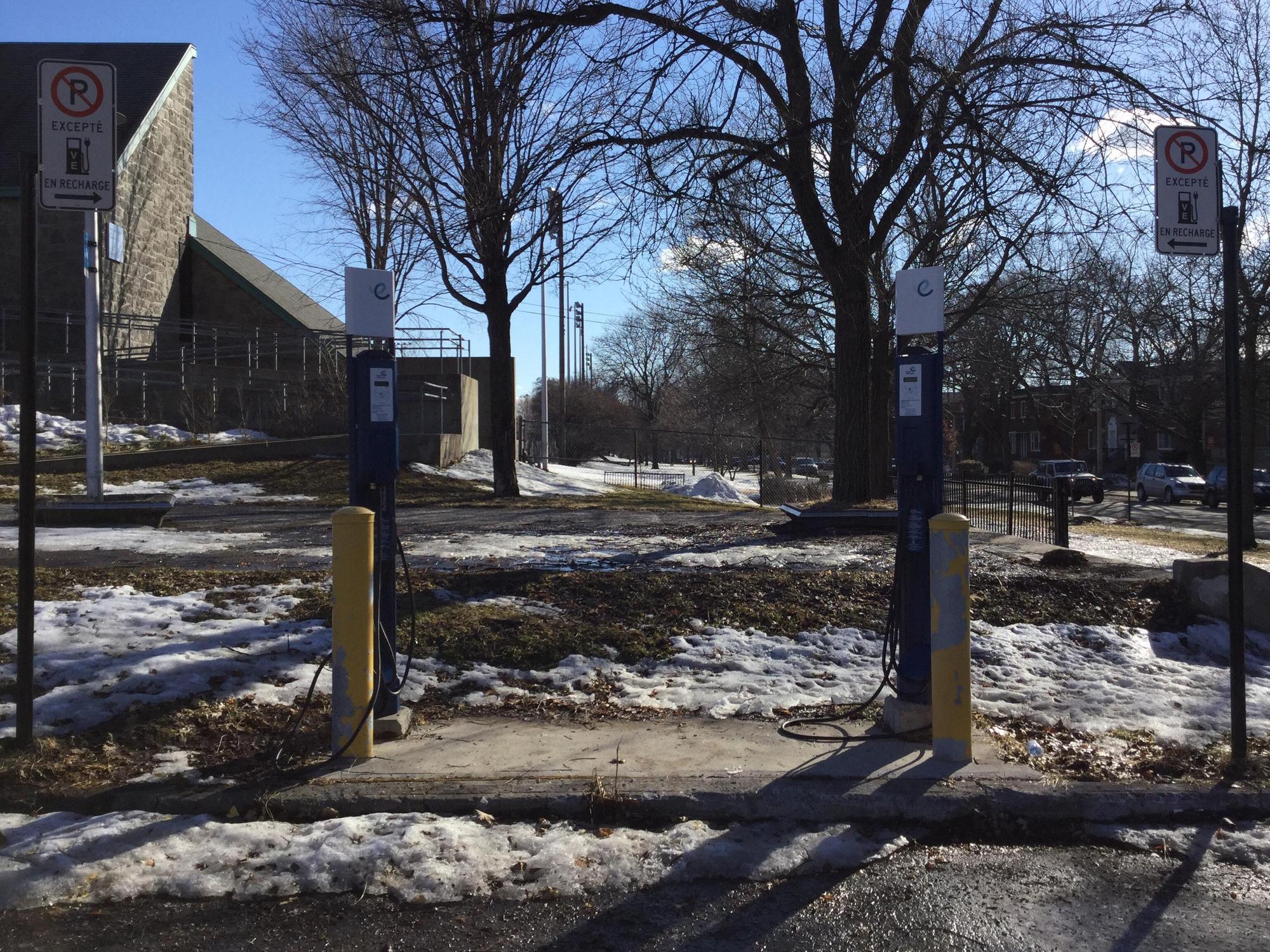 Parc Kent | Montréal, QC | EV Station
