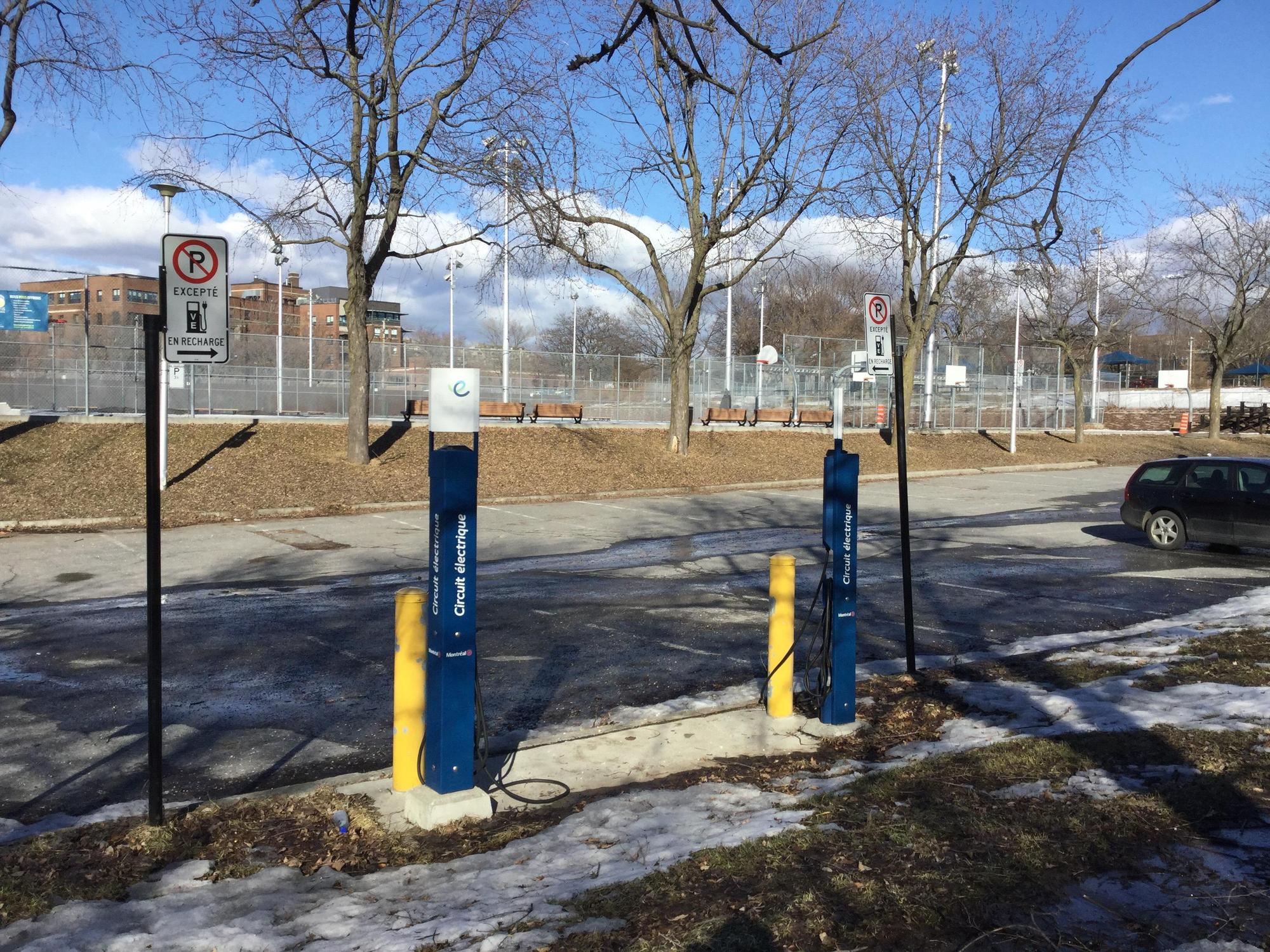 Parc Kent | Montréal, QC | EV Station