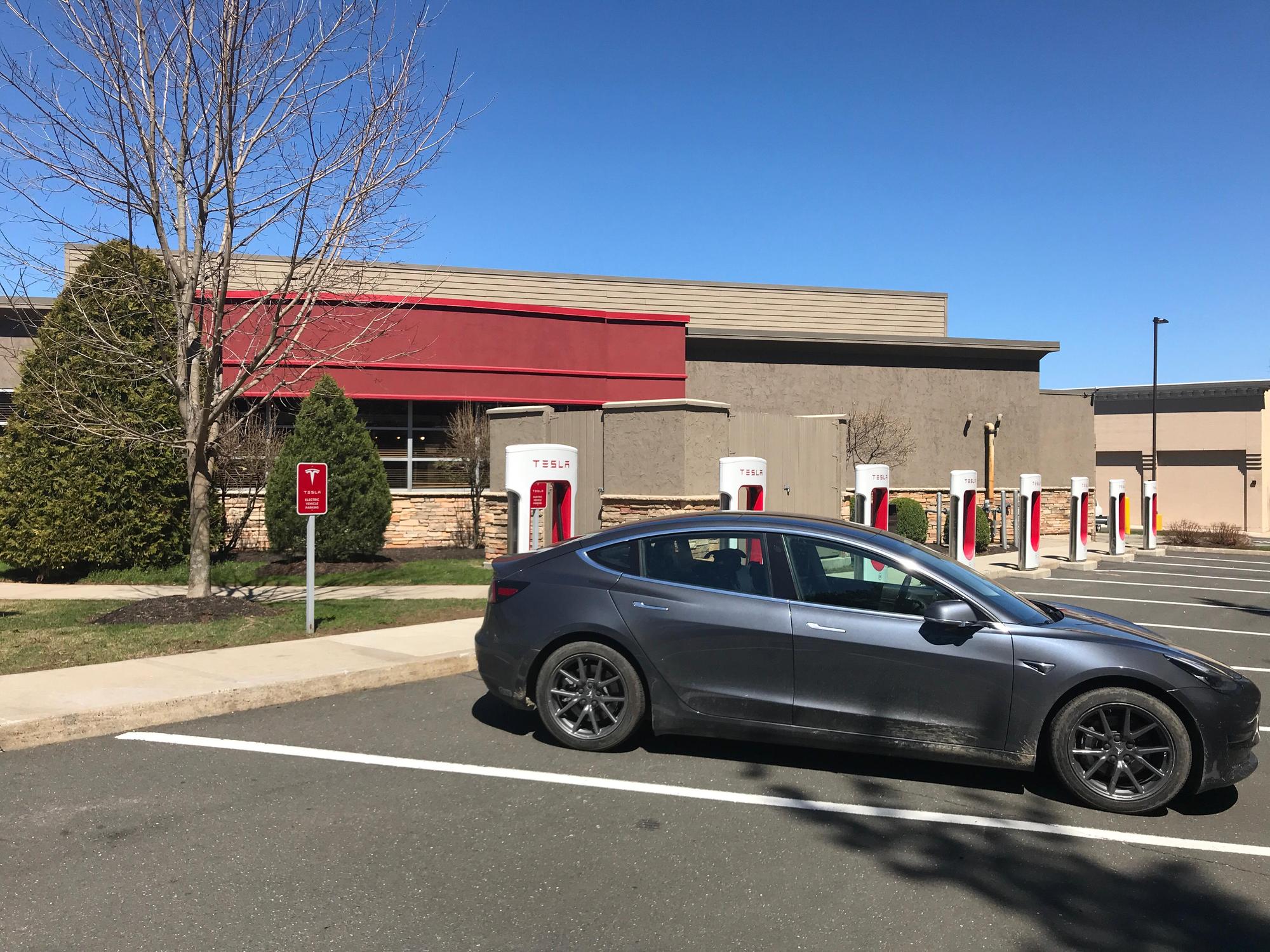 Corbins Corner Shopping Center | West Hartford, CT | EV Station