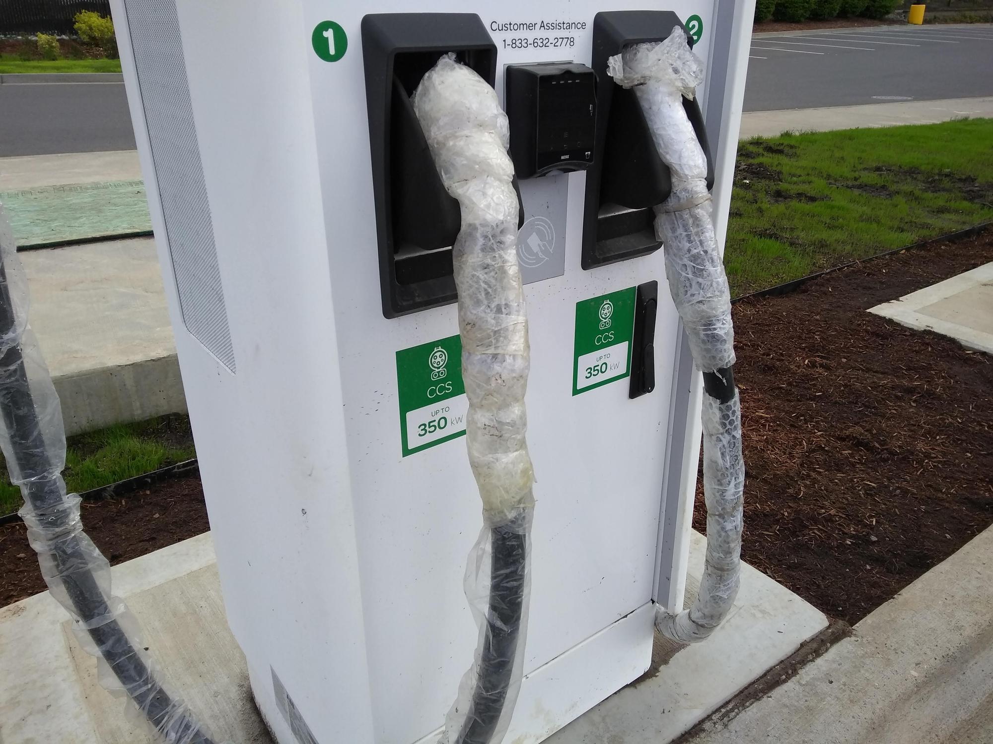 Walmart Supercenter | Tigard, OR | EV Station