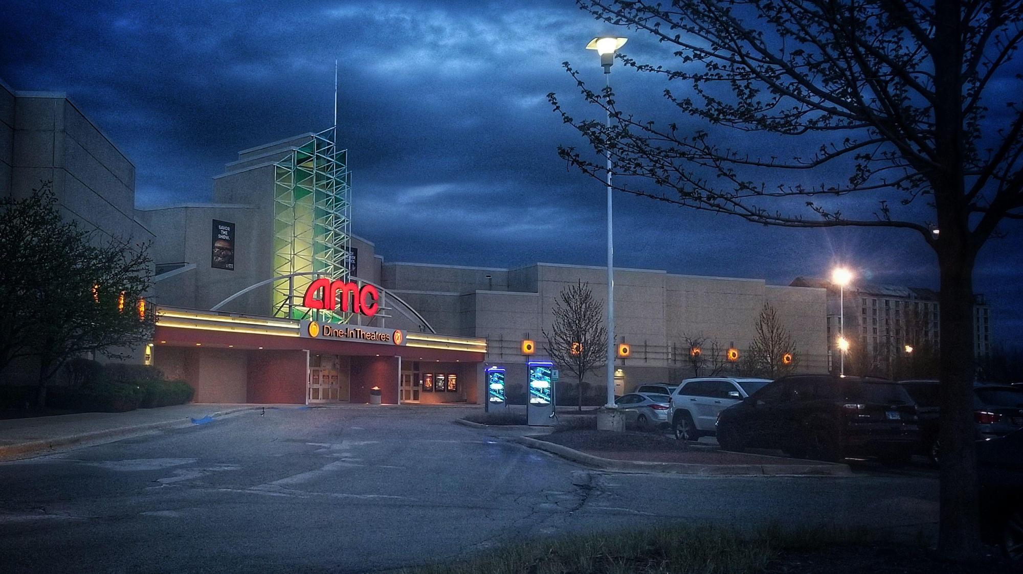 AMC Yorktown 18 | Lombard, IL | EV Station