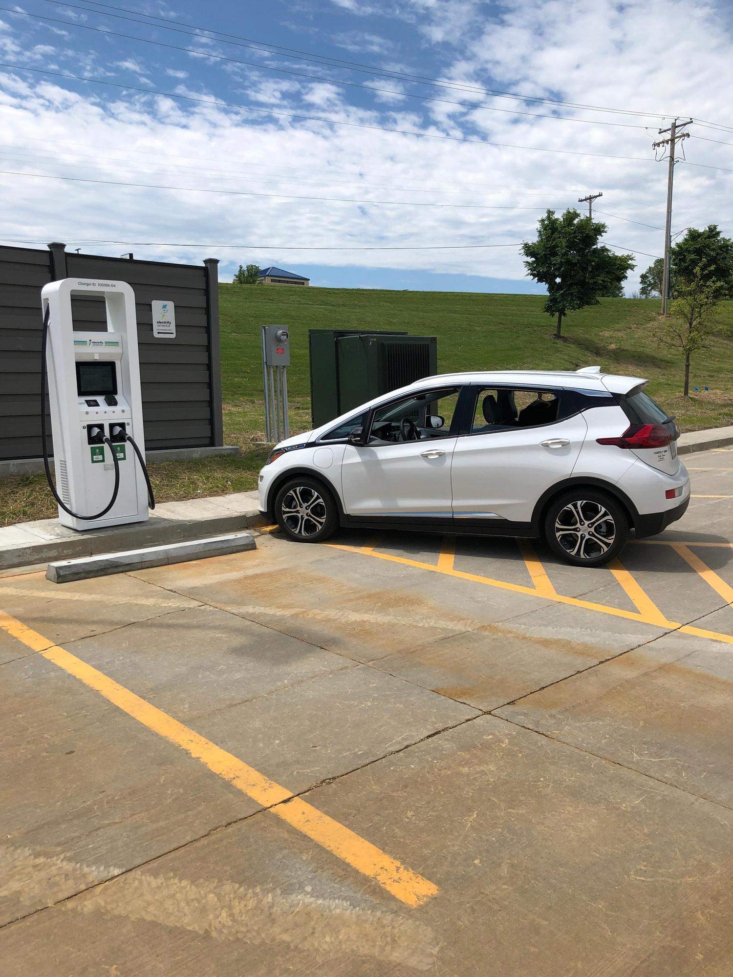 Walmart Supercenter | Boonville, MO | EV Station