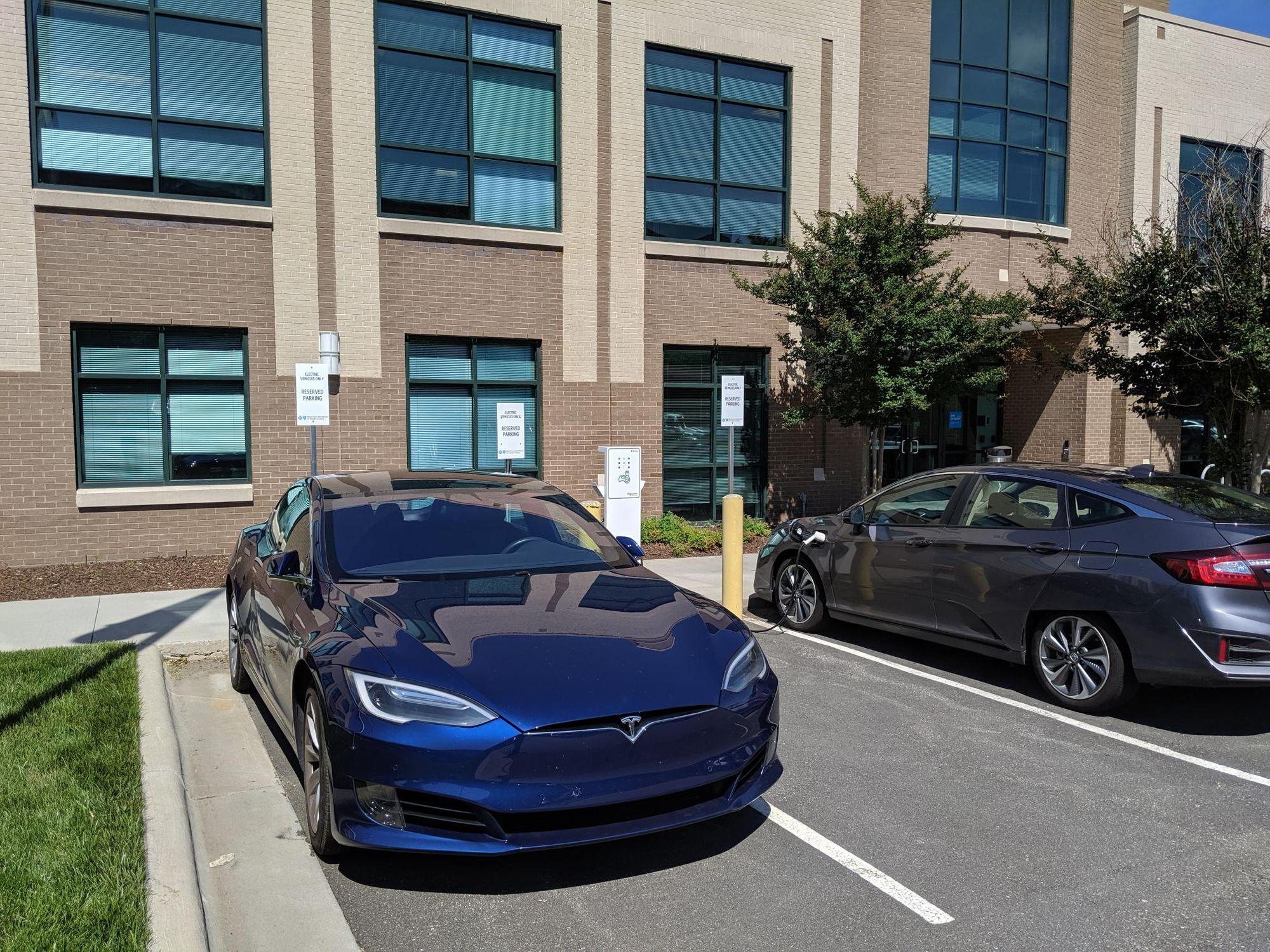 BCBS Building 600 | Durham, NC | EV Station