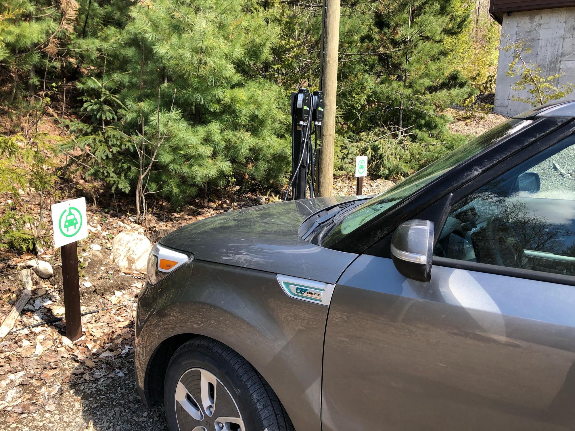 La Source Spa | Rawdon, QC | EV Station