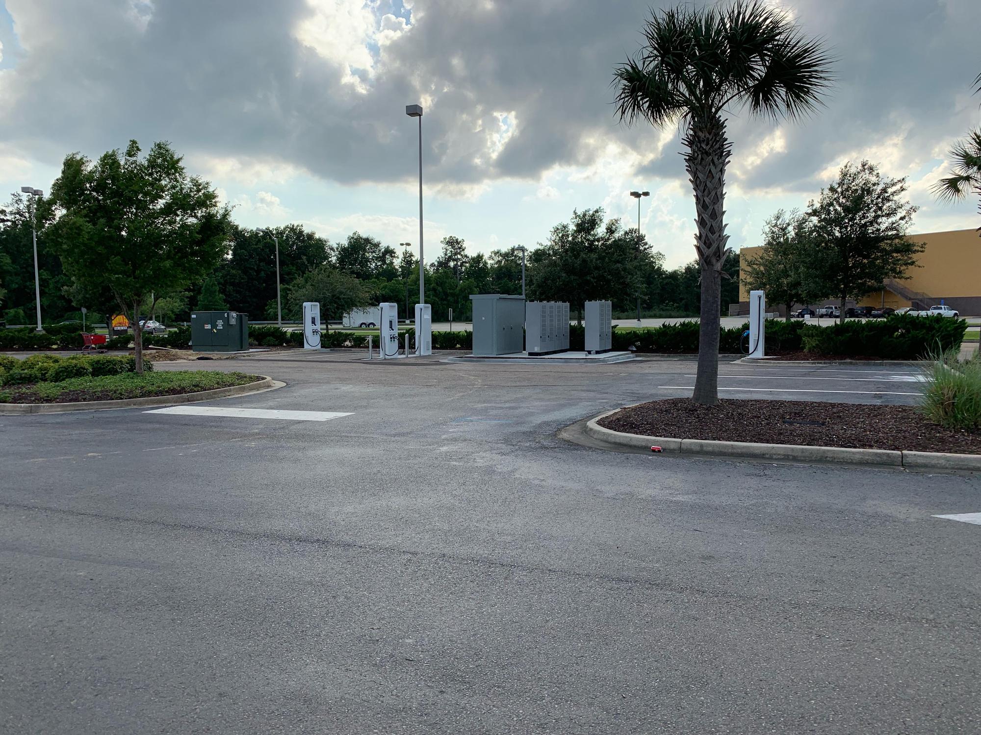 Hammond Square - Target | Hammond, LA | EV Station