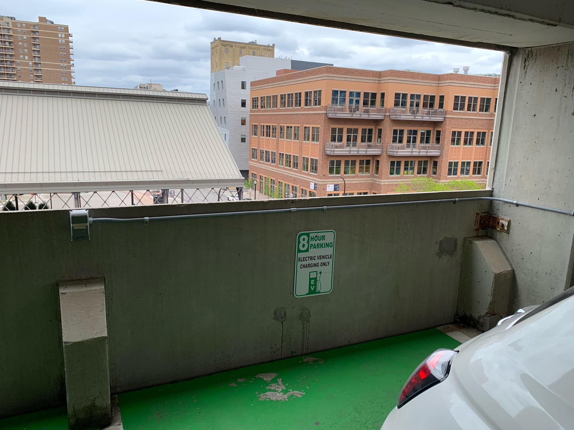 Gateway Ramp | Minneapolis, MN | EV Station