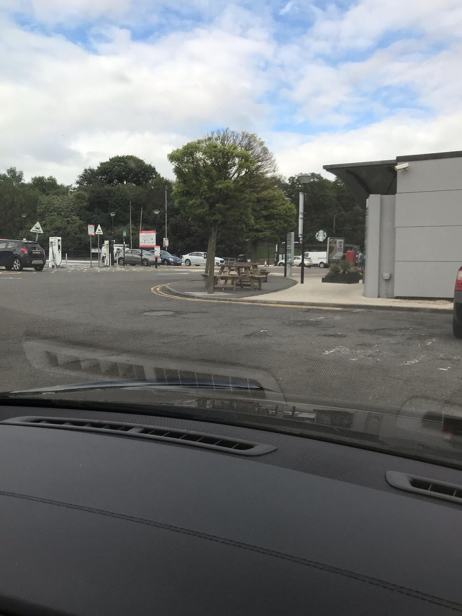 Welcome Break Keele Southbound Services M6 (1) | Keele, England | EV ...