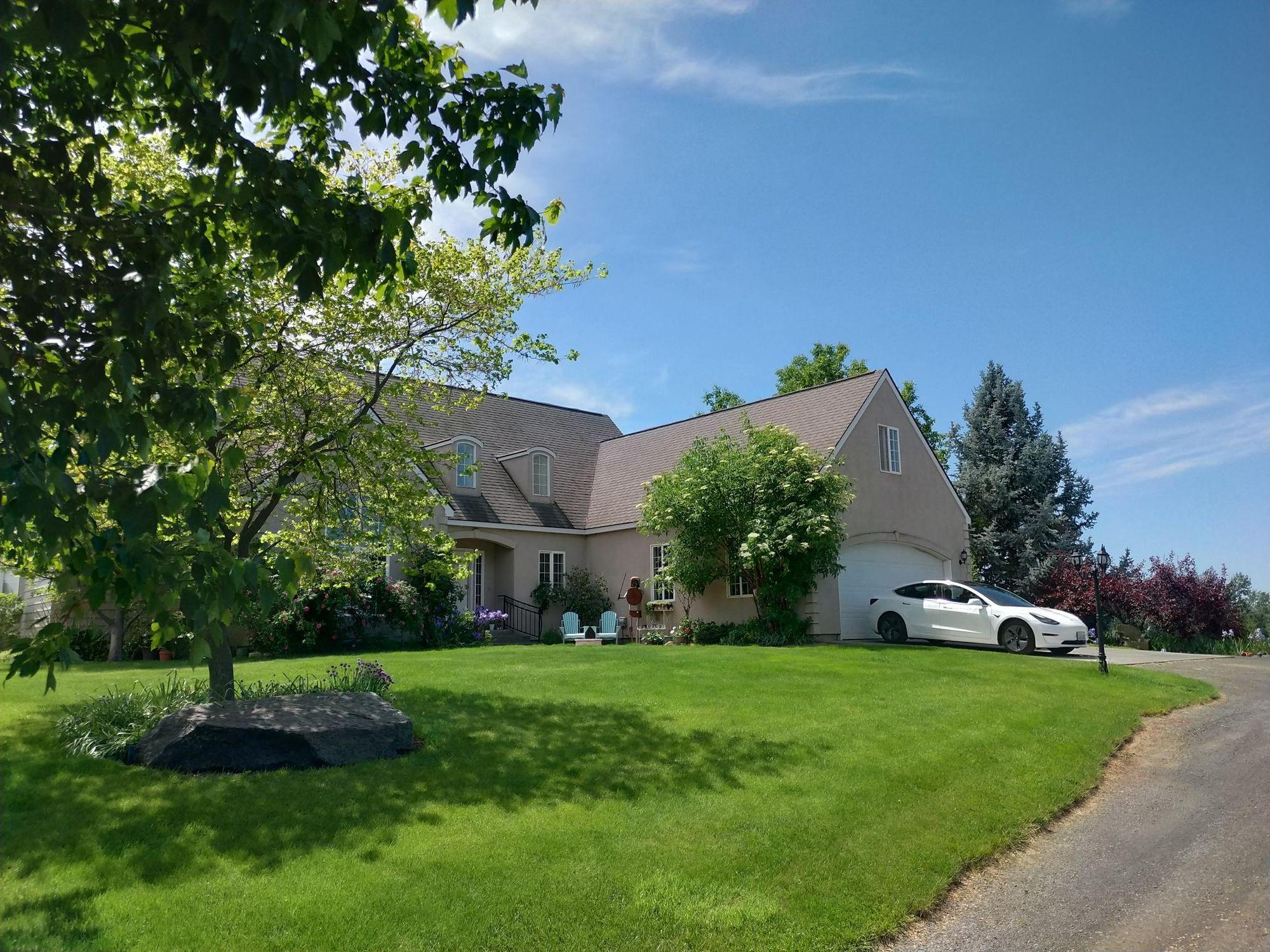 A Room With a View | Walla Walla, WA | EV Station