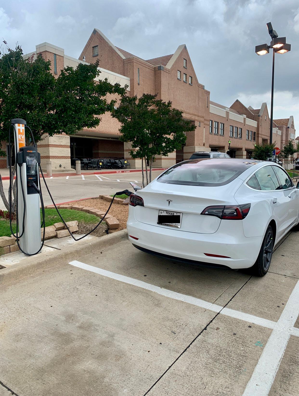 Kroger | Irving, TX | EV Station